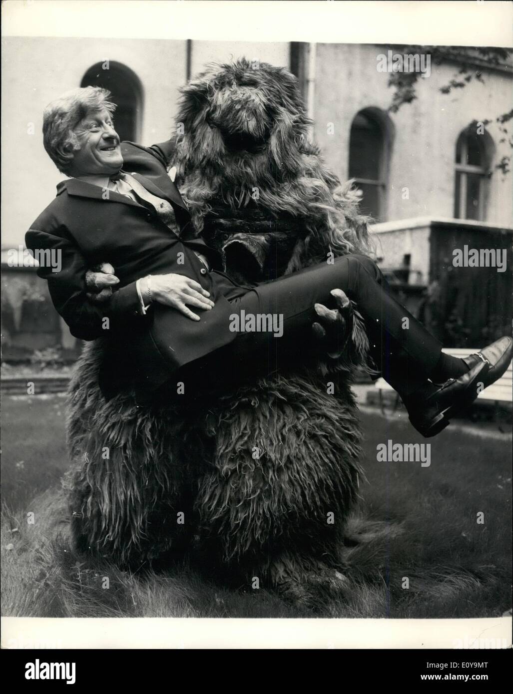 Jun 06 1969 jon pertwee is new dr who hi-res stock photography and ...