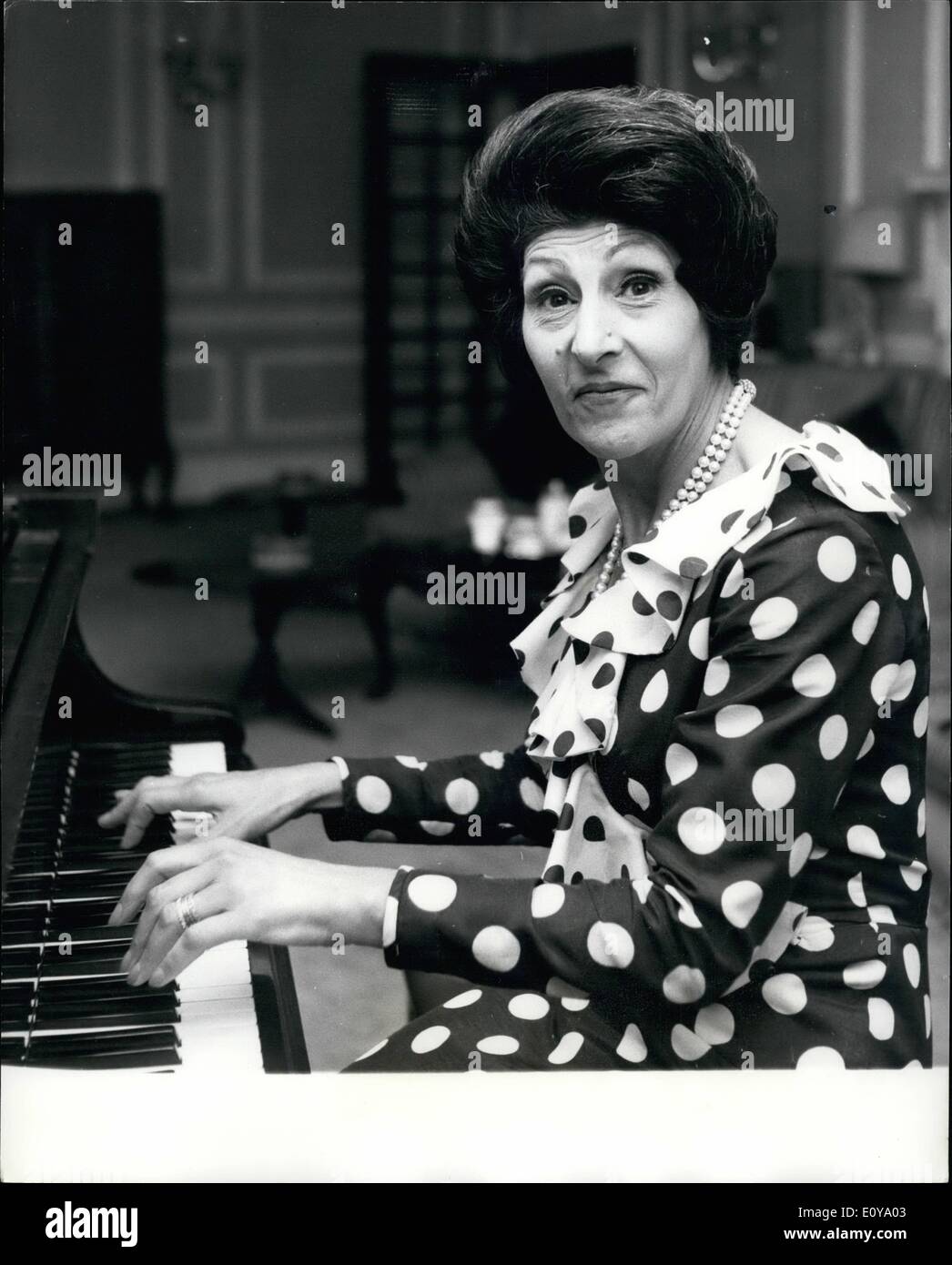 Jun. 06, 1969 - Ex-Bus conductress wins £100,000 divorce award: A ...