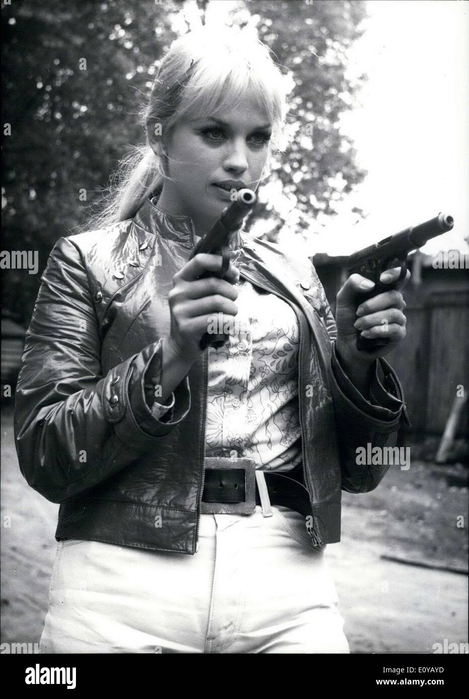 Oct. 01, 1969 - Well-known Berlin actress Barbara Valentin would like ...