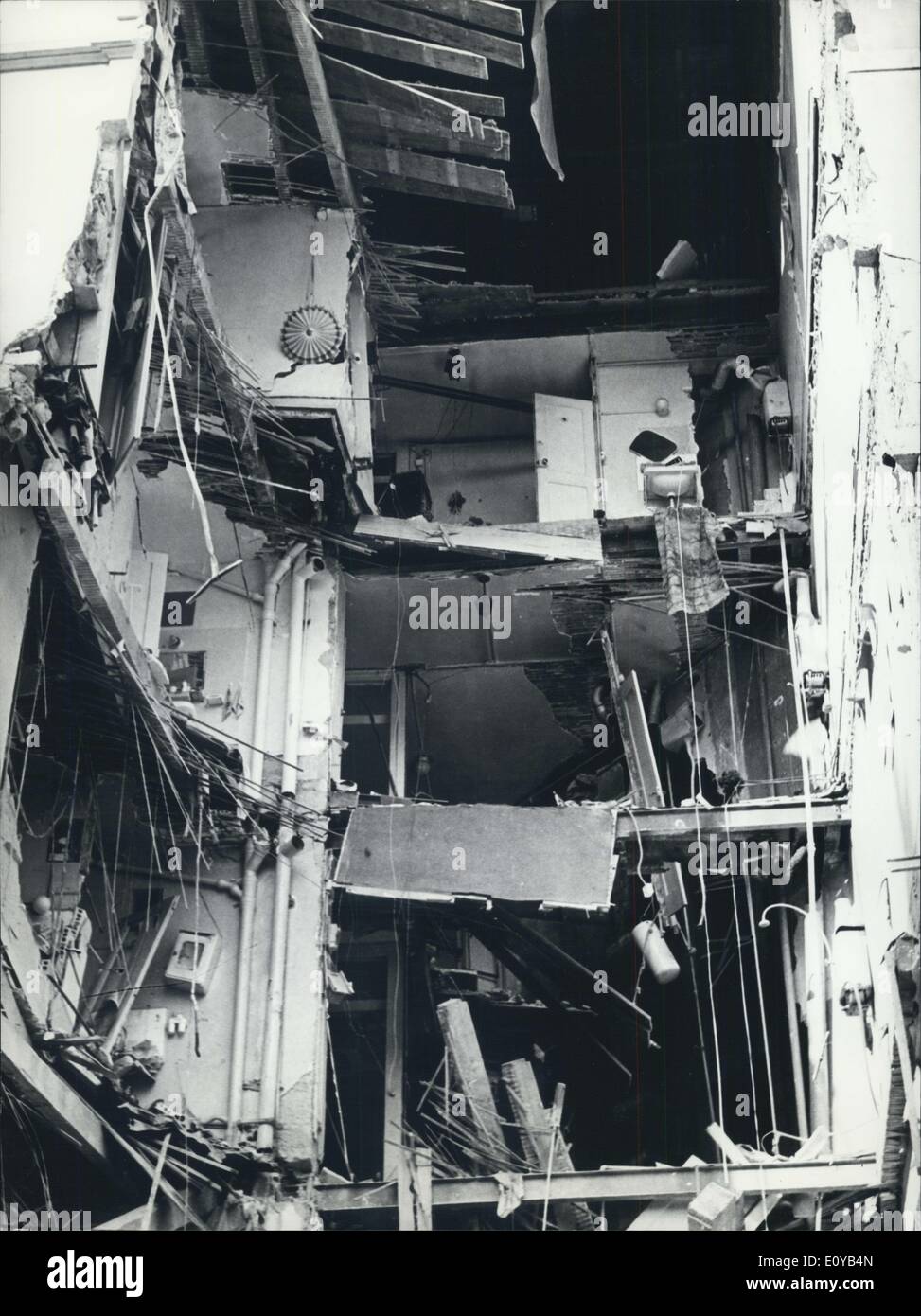 Jul. 15, 1969 - Gaz-Explosion destroys appartement - house in Geneva A ...