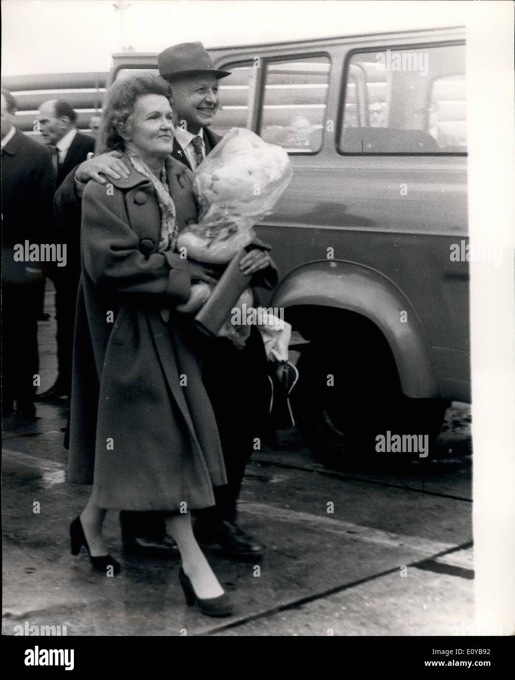 Oct. 10, 1969 - The Krogers Leave Britain. Peter and Helen Koger, the ...