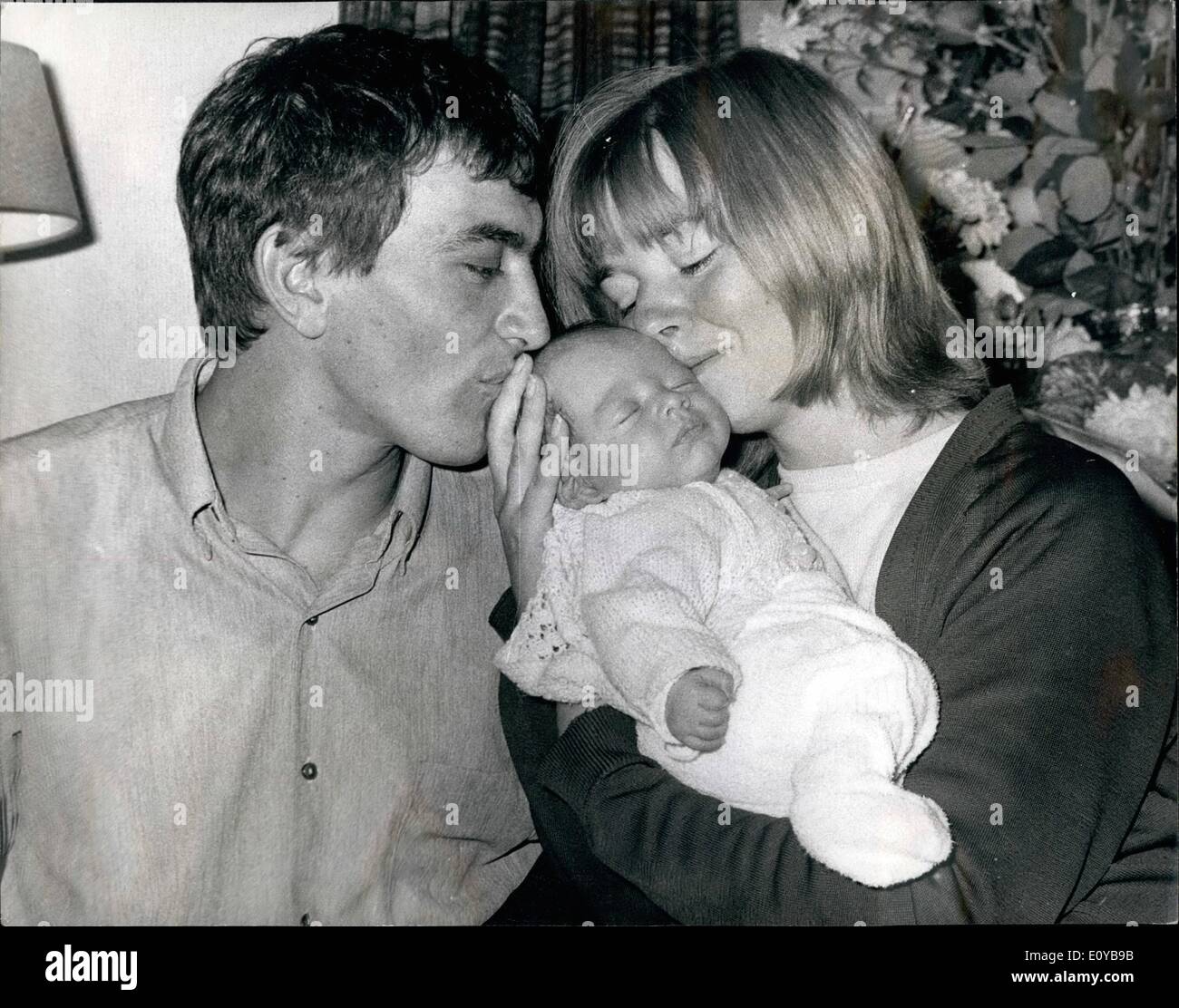 Oct. 10, 1969 - BABY JASON IS REUNITED WITH PARENTS. PHOTO SHOWS: MR ...