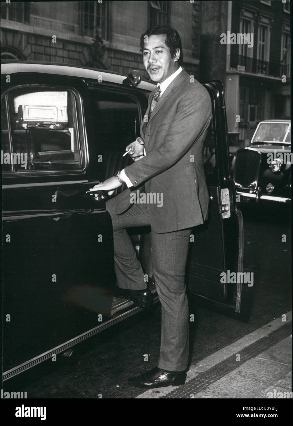Oct. 10, 1969 - THE CROWN PRINCE OF TONGA ATTENDS OXFORD COURSE: The ...