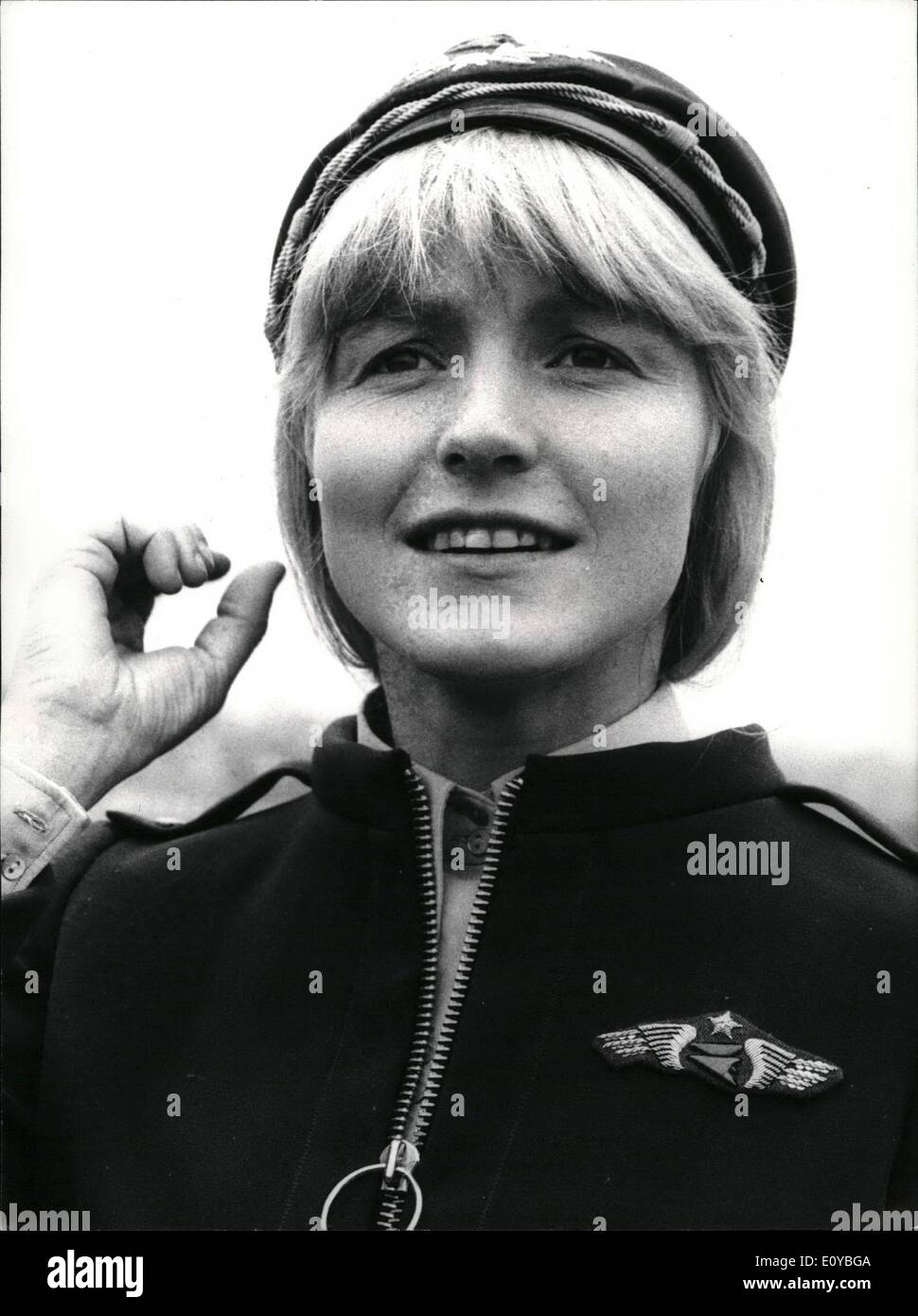 Oct. 10, 1969 - Jacqueline Dubut, First French Woman Air-lines Pilot ...