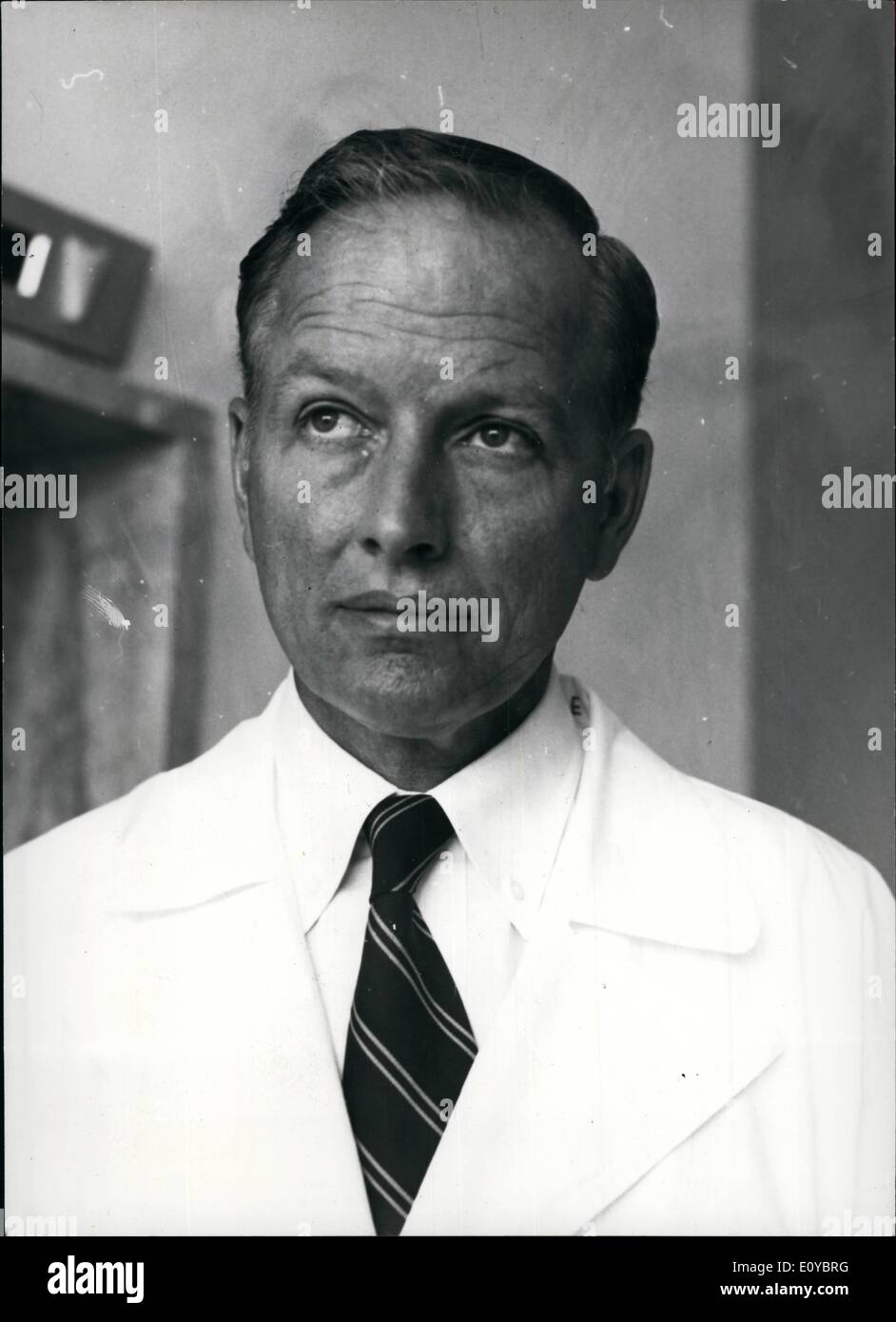 Well know hearth transplant hi-res stock photography and images - Alamy