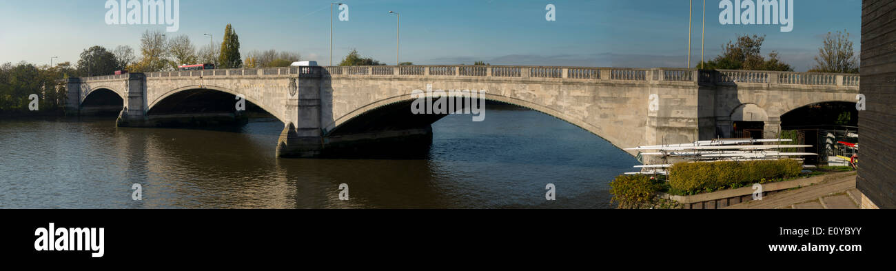 Chiswick bridge hi-res stock photography and images - Alamy