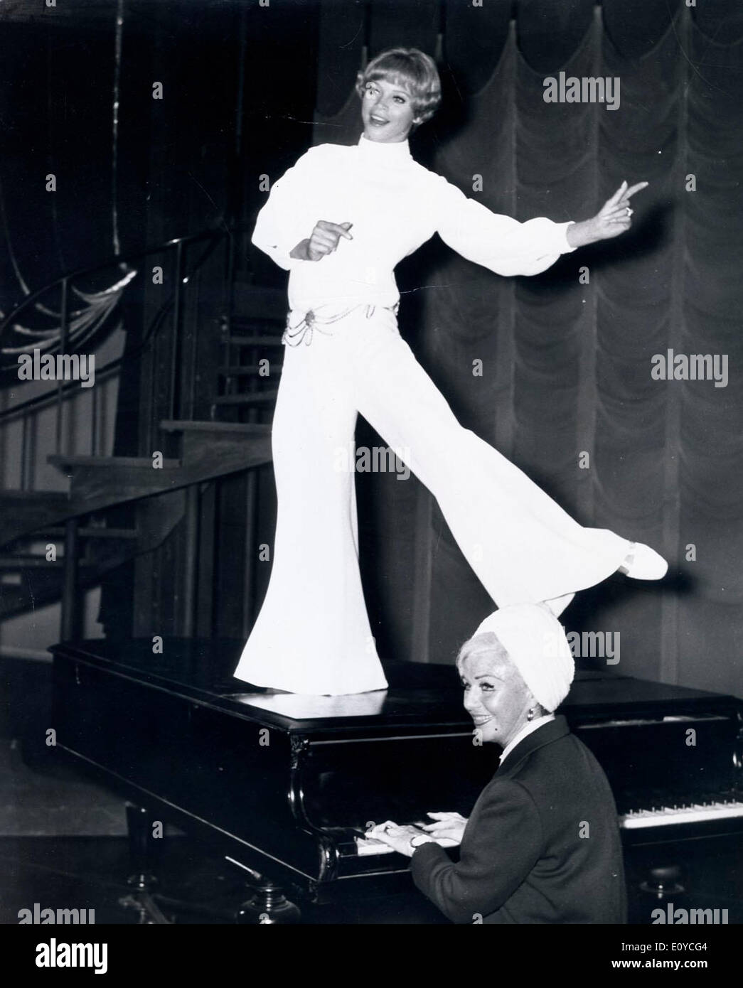 Juliet prowse hi-res stock photography and images - Alamy