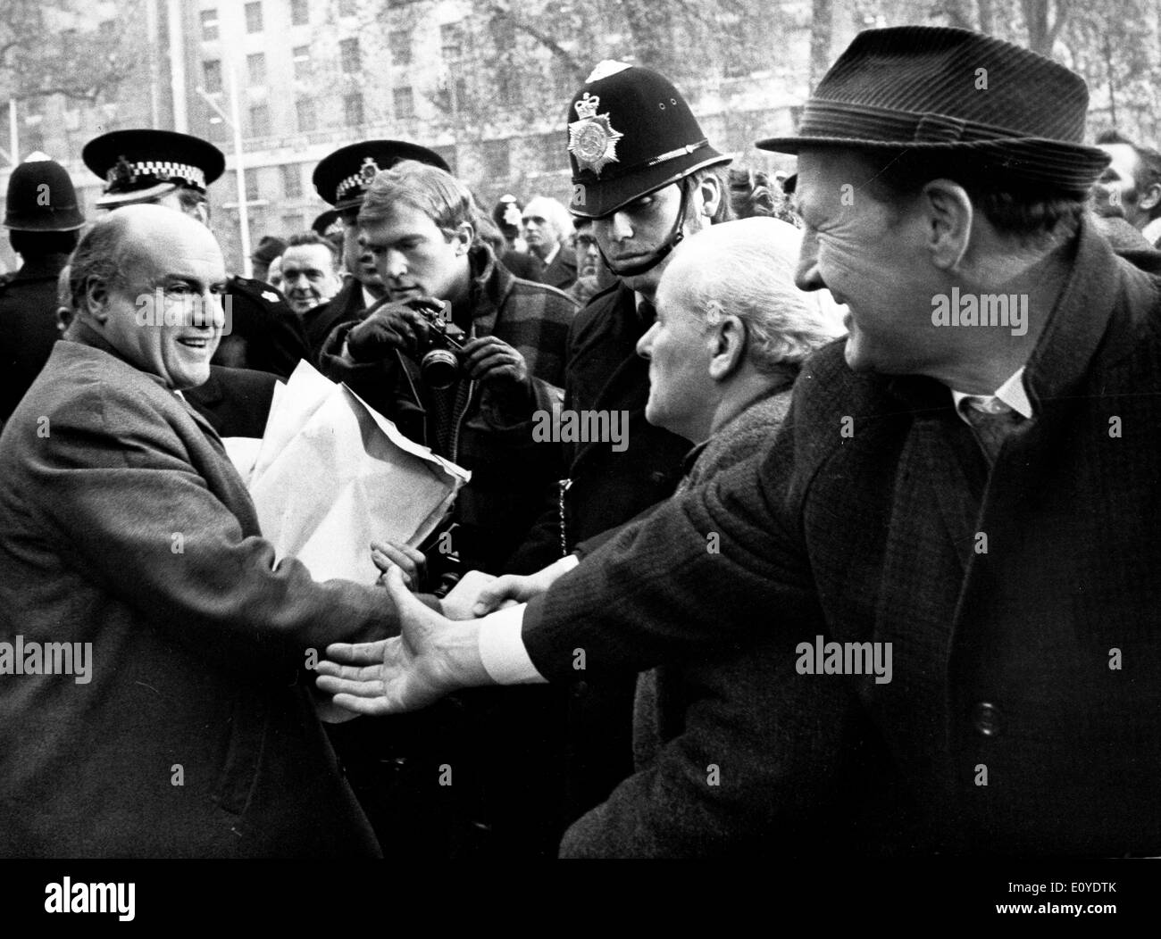 Jan 01 1970 london england hi-res stock photography and images - Alamy