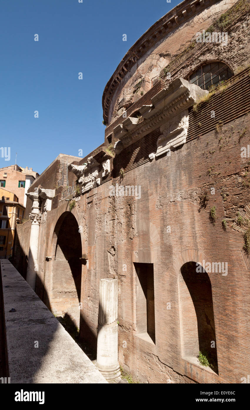 Temple of neptune hi-res stock photography and images - Alamy