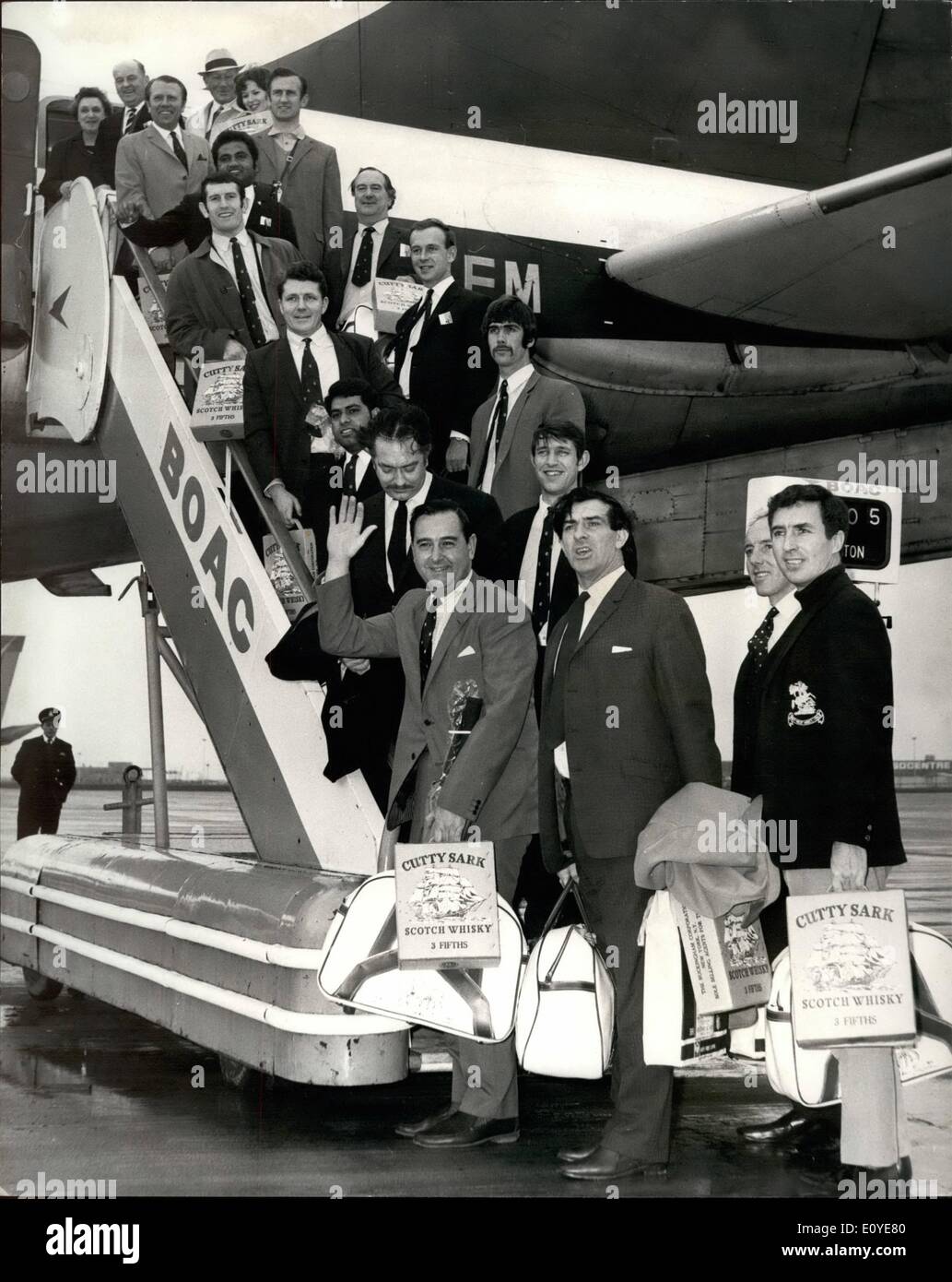 Jan. 01, 1970 - Colin Cowdrey and the International Cavaliers leave for ...