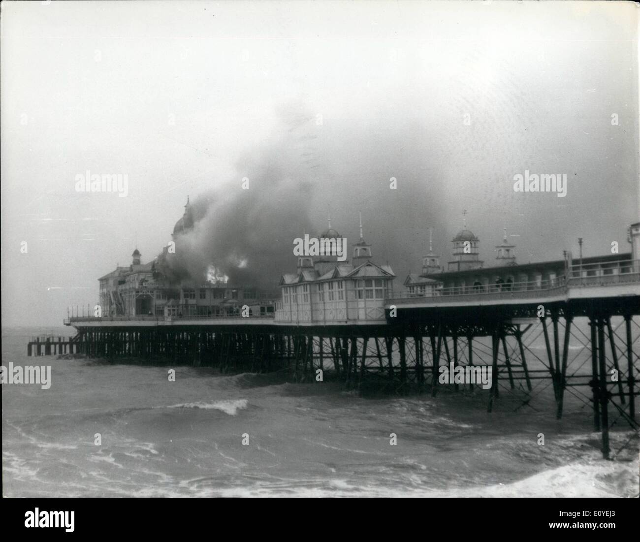 Jan. 01, 1970 - January 9th 1970 Starlight Theatre on Eastbourne Pier ...