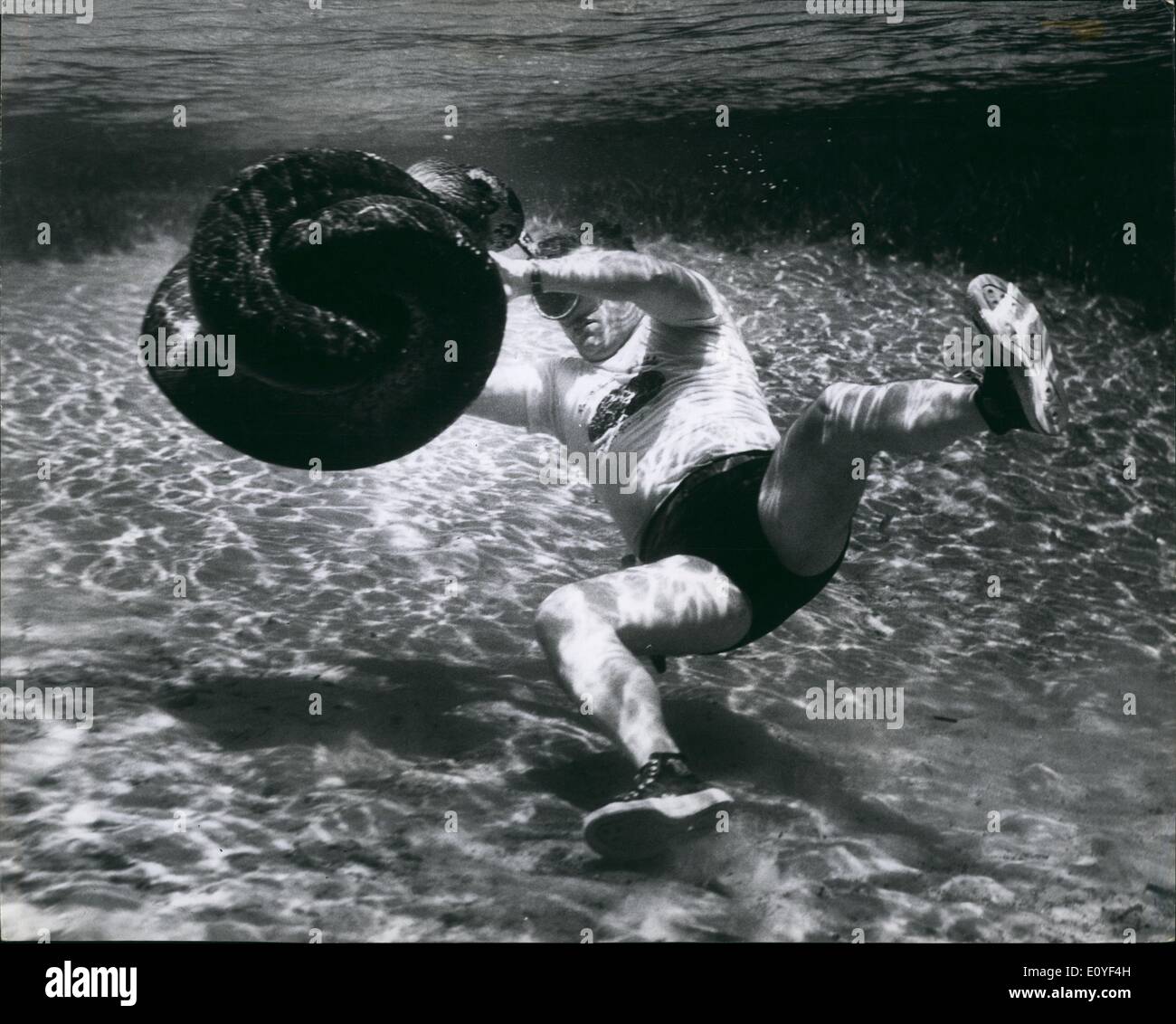 Jan. 1, 1970 - Man Versus Anaconda - Underwater. Most Fantastic Battle ...