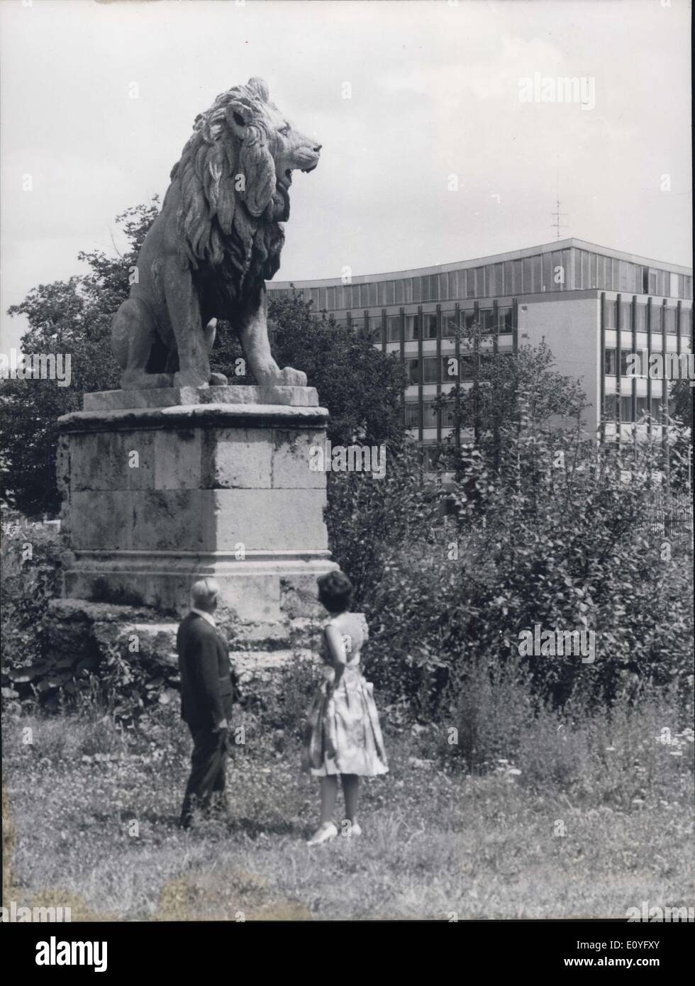 Jan. 1, 1970 - Munich - its ''old'' and its ''new'' face. Two very ...