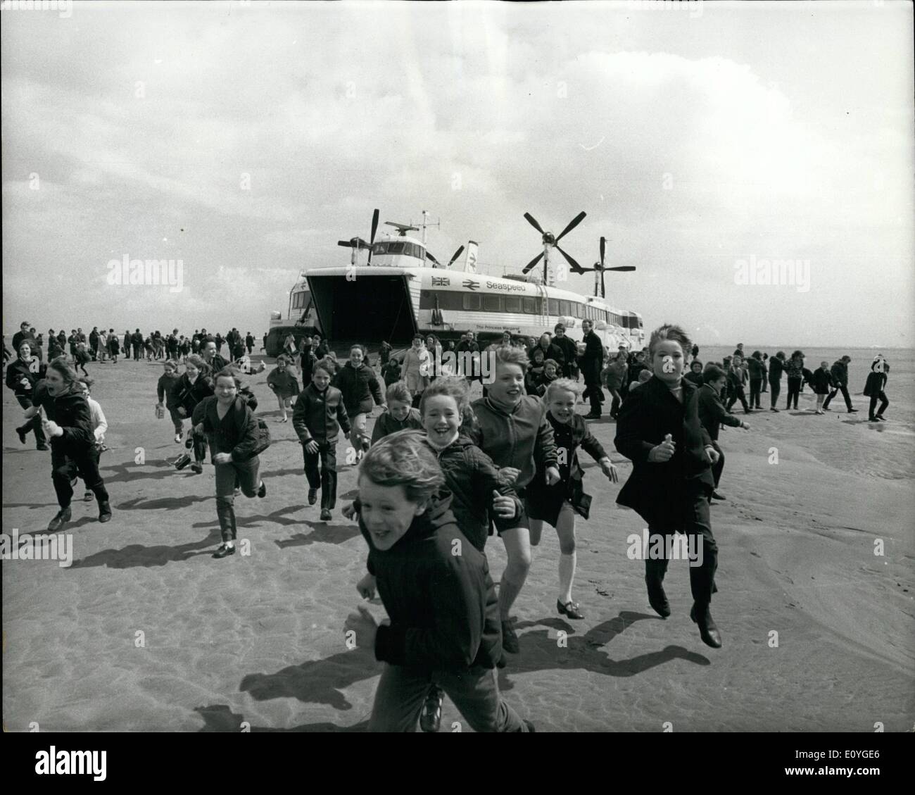 School outing in historic hi-res stock photography and images - Alamy