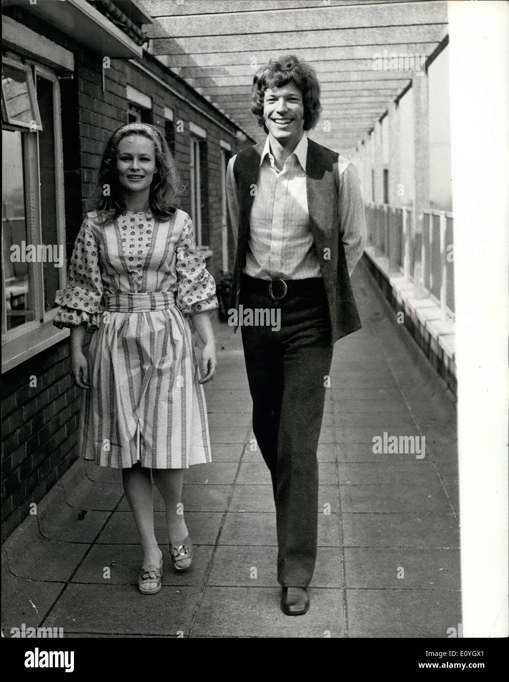 Richard chamberlain hamlet hi-res stock photography and images - Alamy