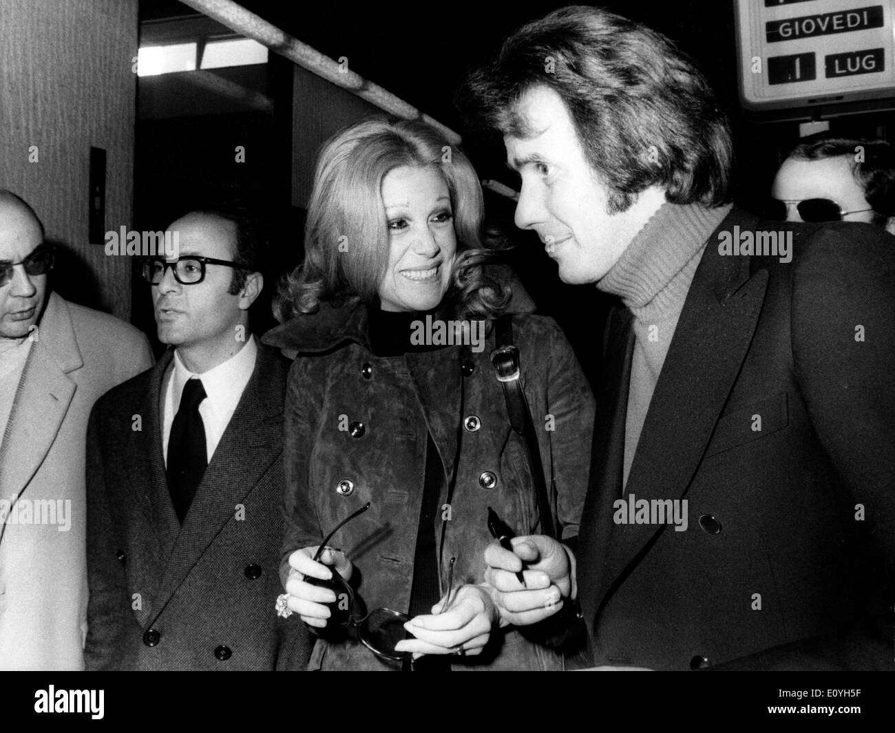 Actress Susi Anderson with her lawyer Stock Photo - Alamy