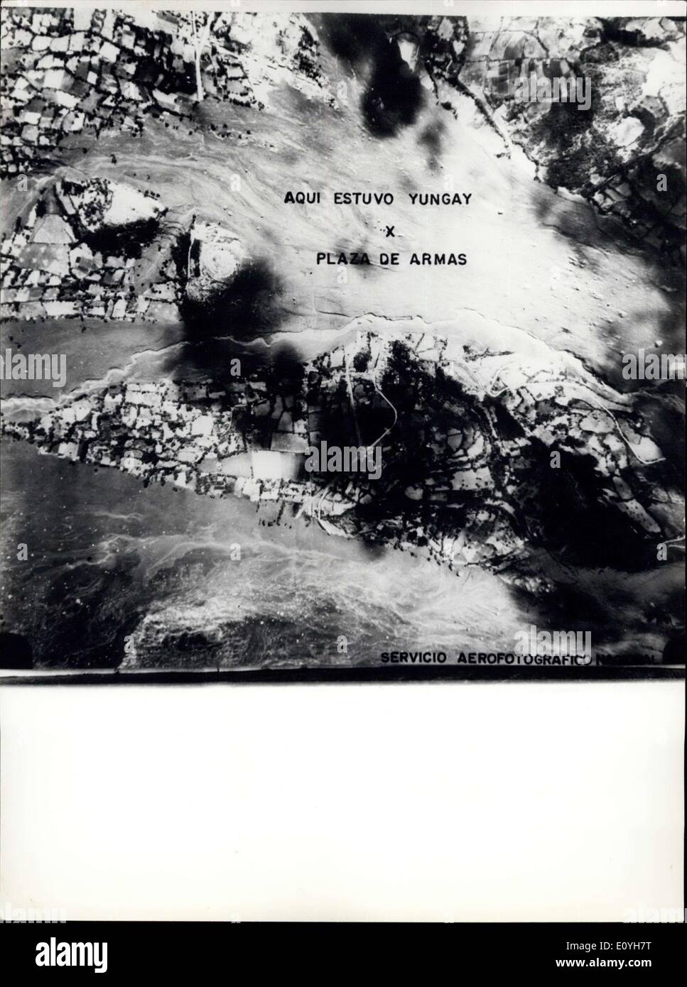 Yungay avalanche hi-res stock photography and images - Alamy