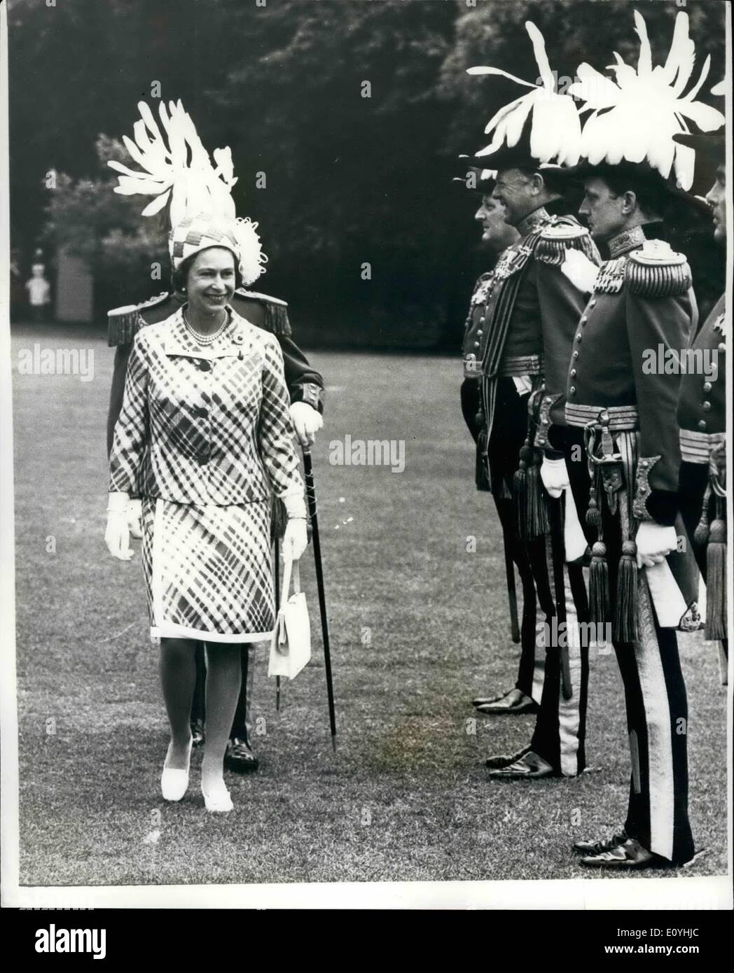 The queens bodyguard hi-res stock photography and images - Alamy