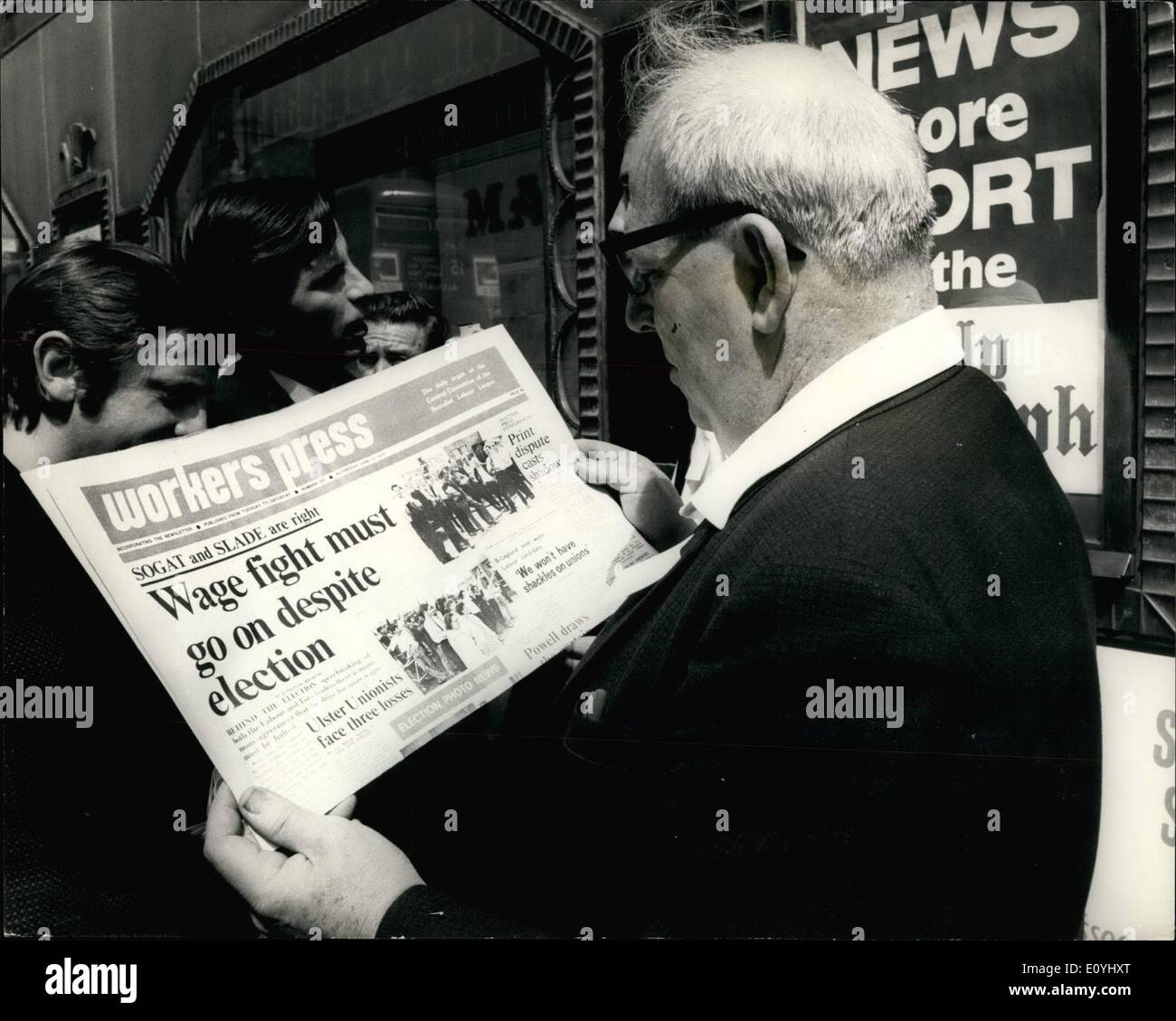 Newspaper strike 1970 hi-res stock photography and images - Alamy