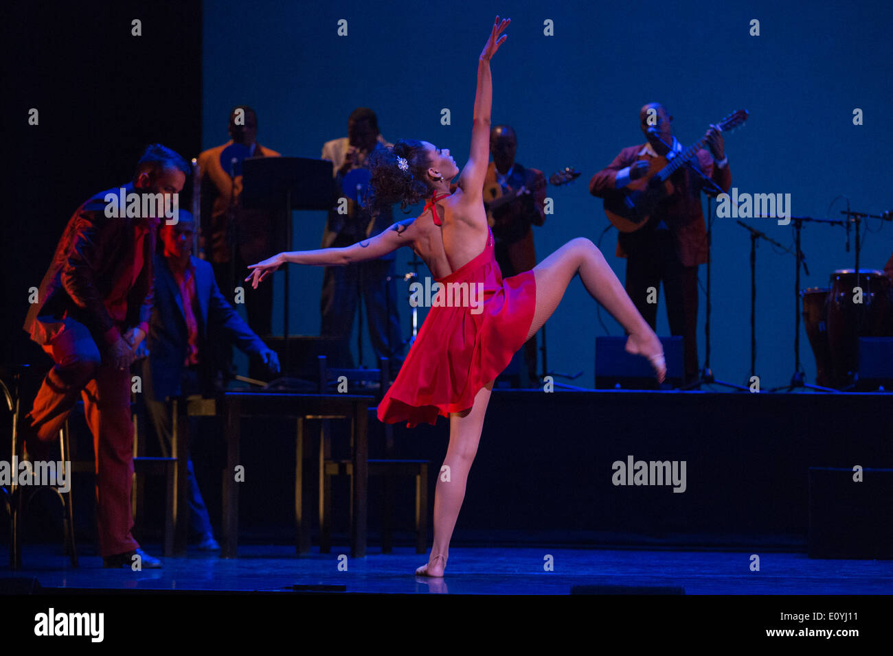 The Cuban dance show "Havana Rakatan" returns to the Peacock Theatre ...