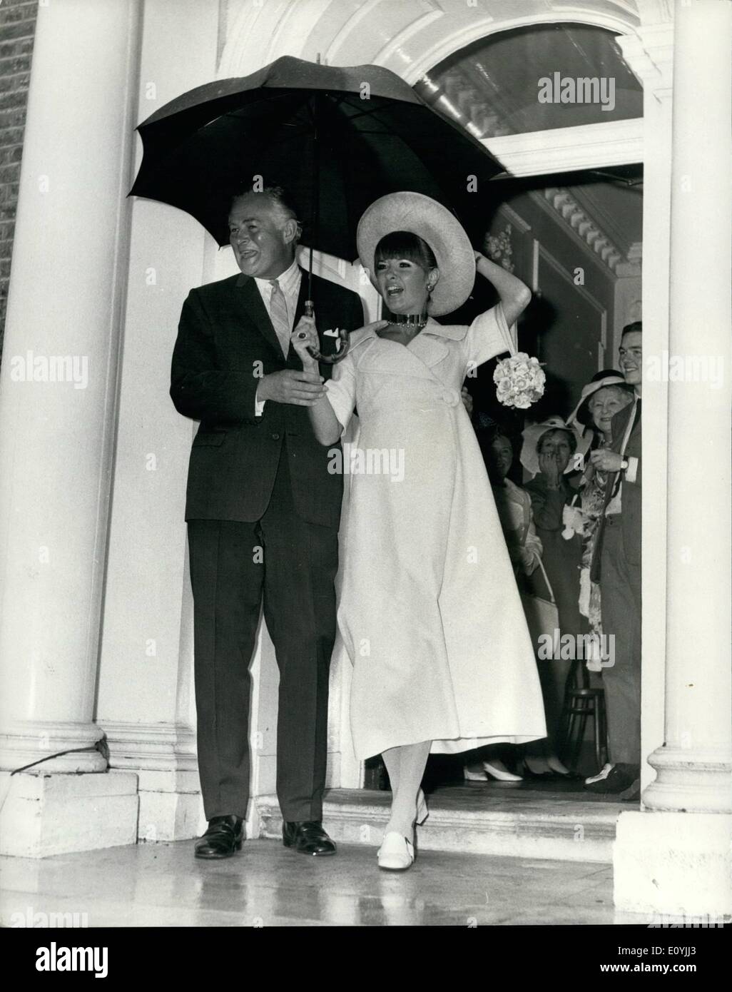 Jul. 07, 1970 - Actor Derek Bond marries a fashion model : Actor Derek ...