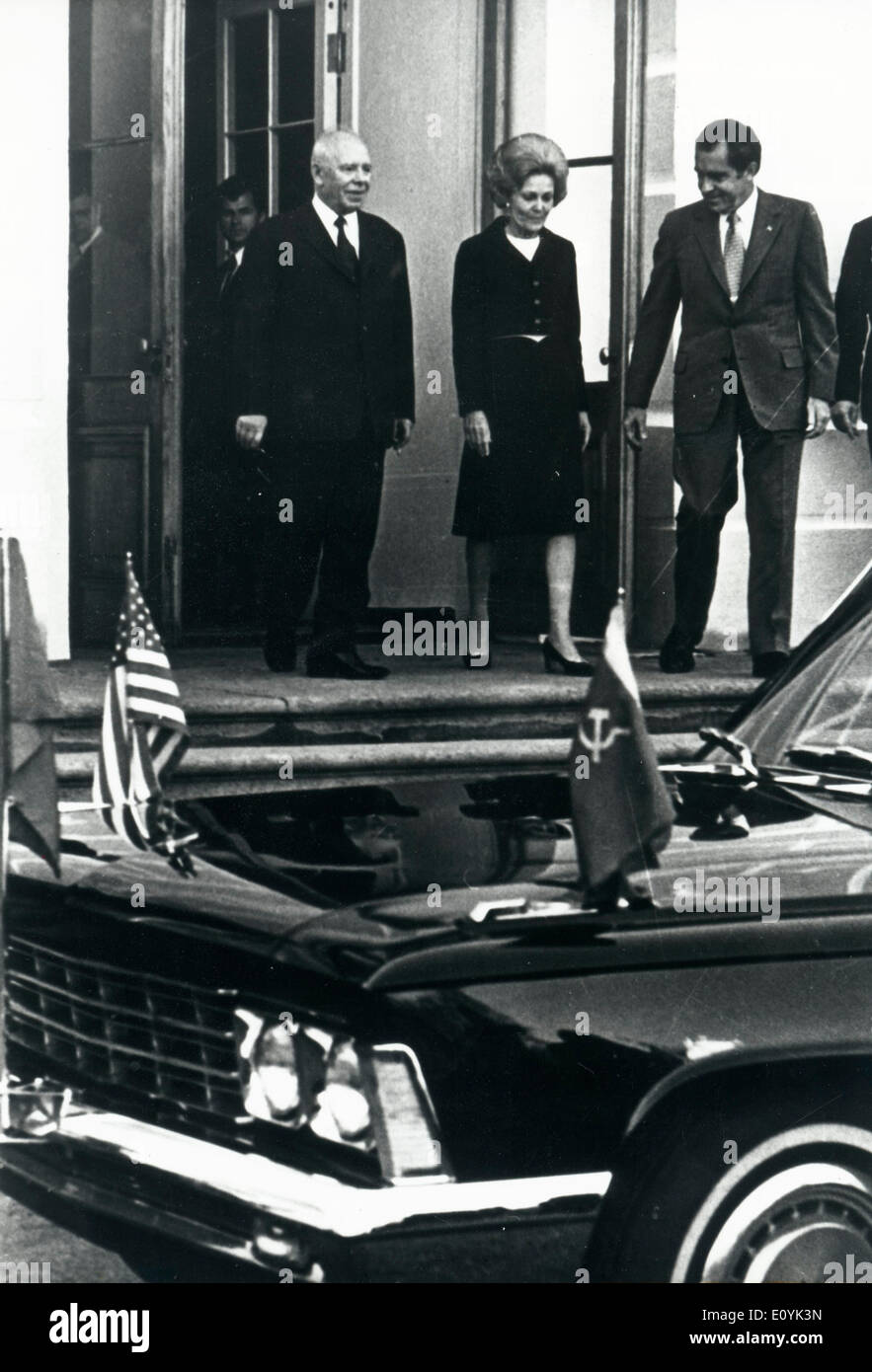 Nikita kruschev and nixon hi-res stock photography and images - Alamy