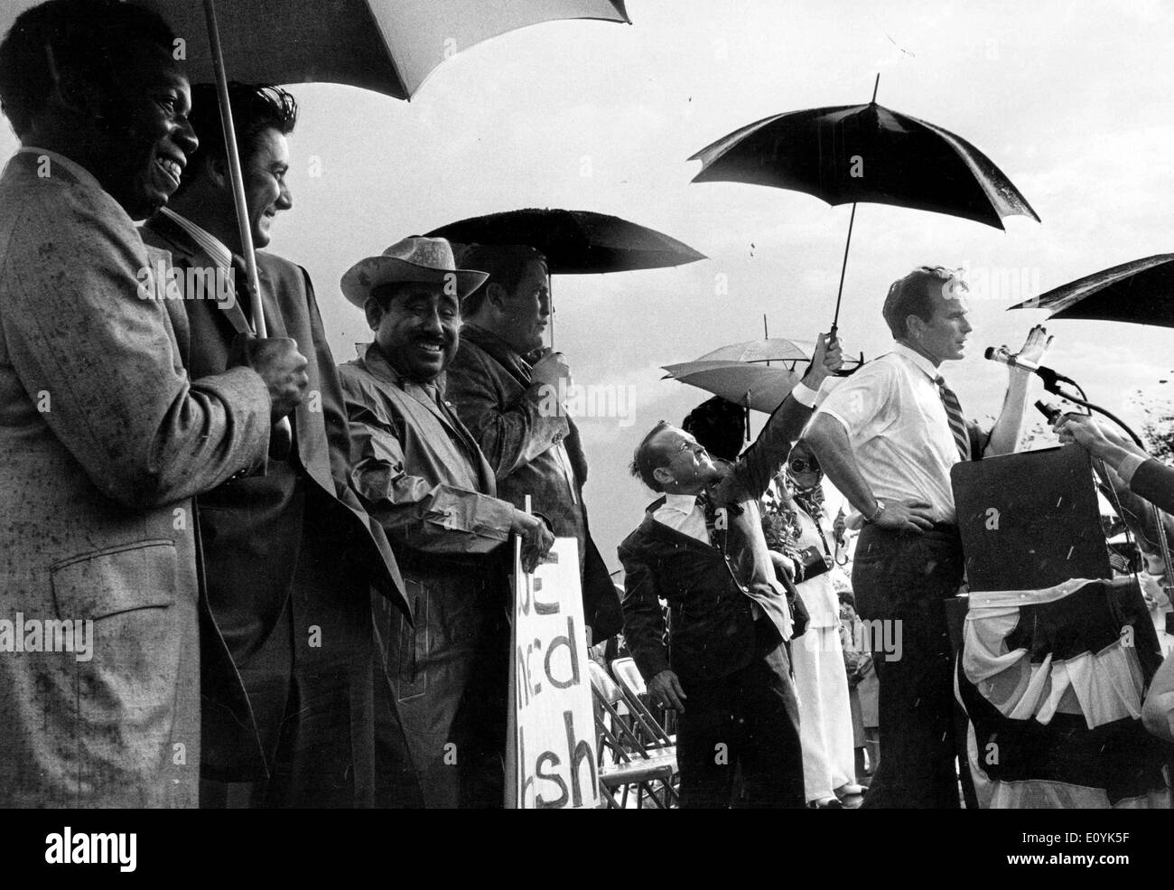 Bush rally Black and White Stock Photos & Images - Alamy