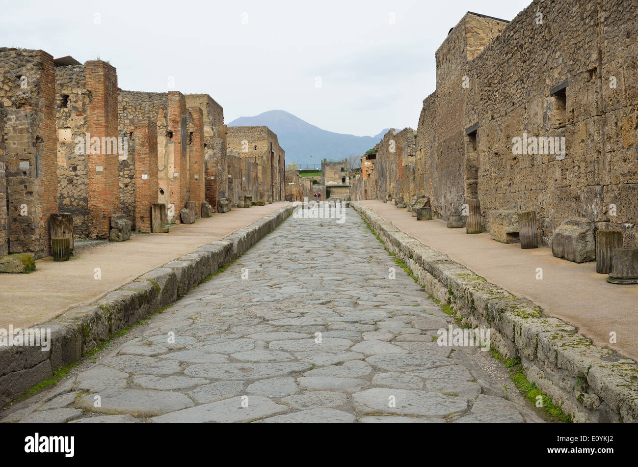 Lost ancient city walls hi-res stock photography and images - Alamy