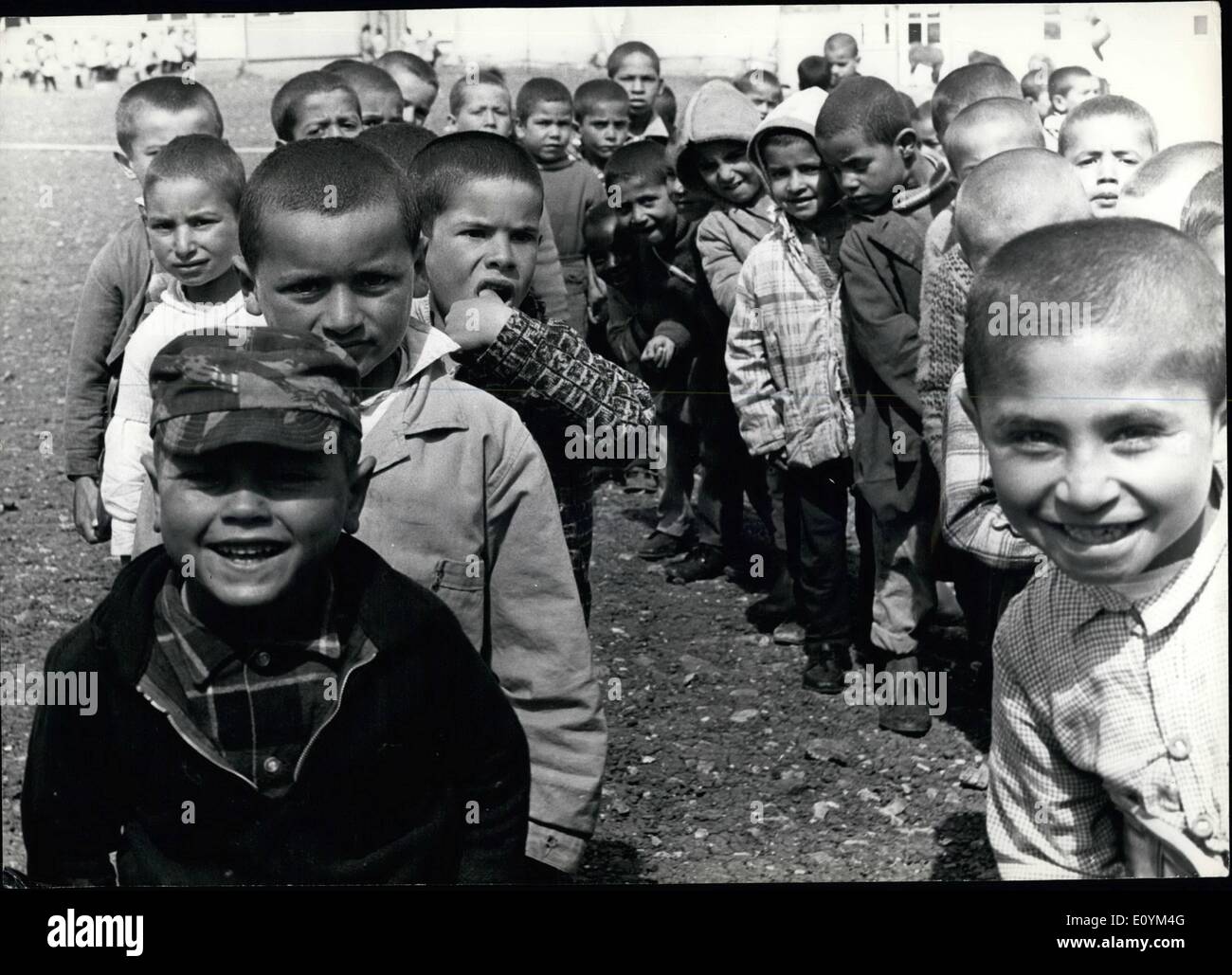 Come one come all 1970 hi-res stock photography and images - Alamy Come one come all 1970 hi-res stock photography and images - Alamy