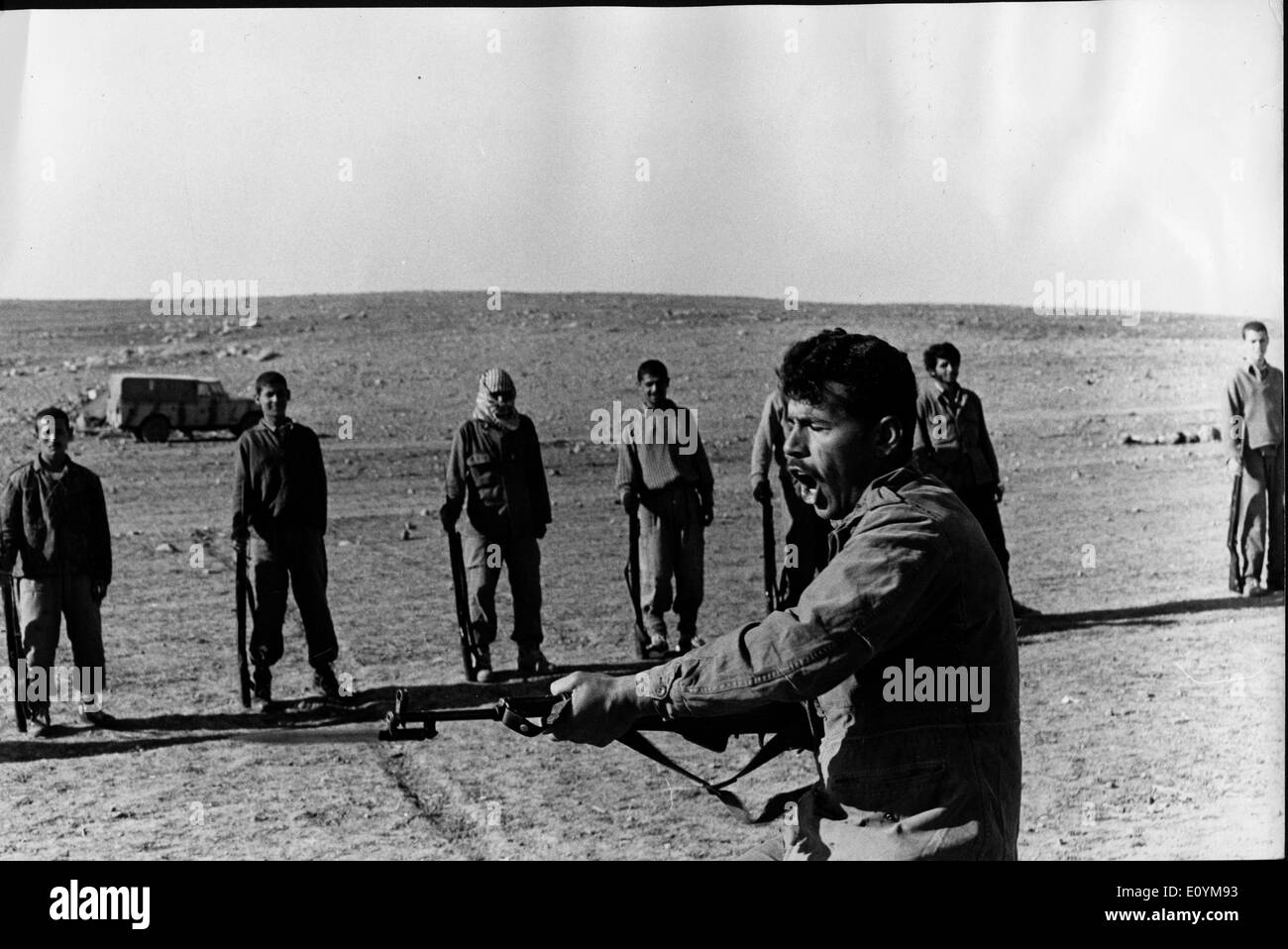 Arab man gun hi-res stock photography and images - Alamy