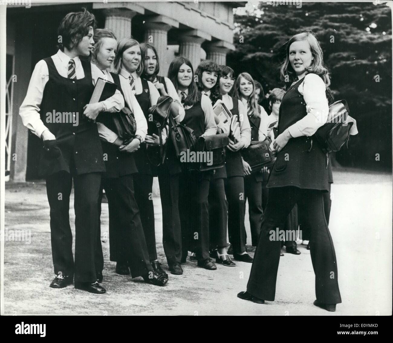 Old comprehensive school hi-res stock photography and images - Alamy Old comprehensive school hi-res stock photography and images - Alamy
