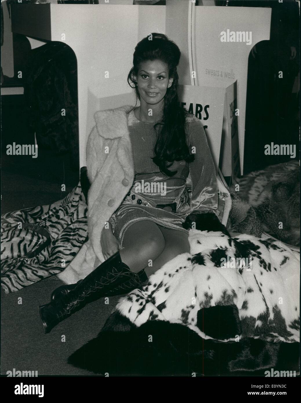 Jennifer hosten miss grenada hi-res stock photography and images - Alamy