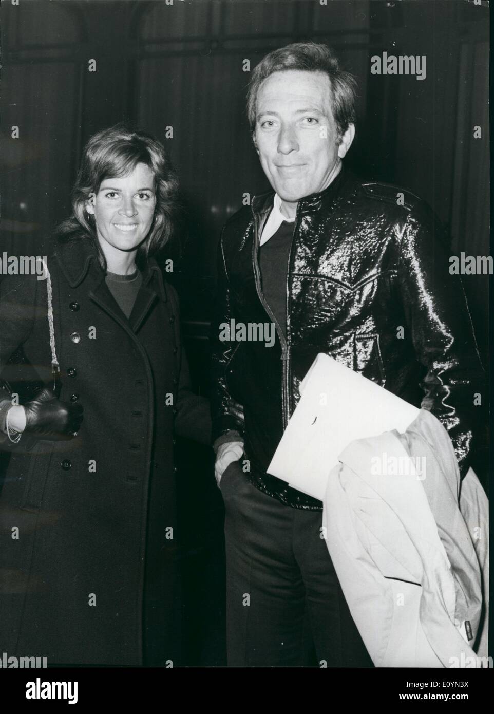 Nov. 11, 1970 - Separated but pals.: Andy Williams, US singing star ...