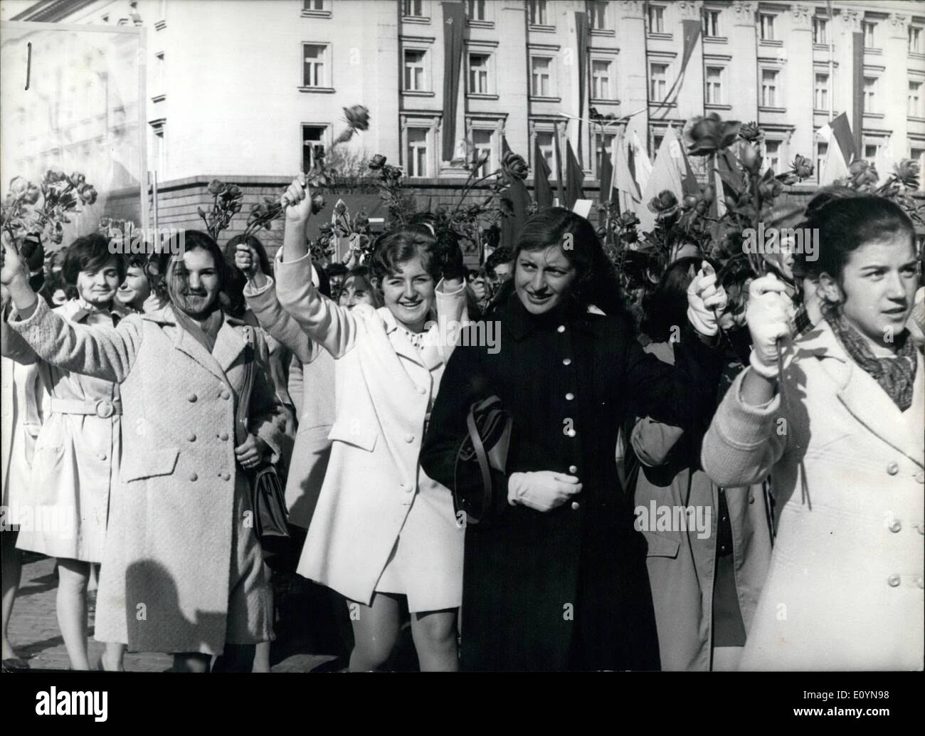 Nov. 11, 1970 - Young people from Sofia taking part in the big ...