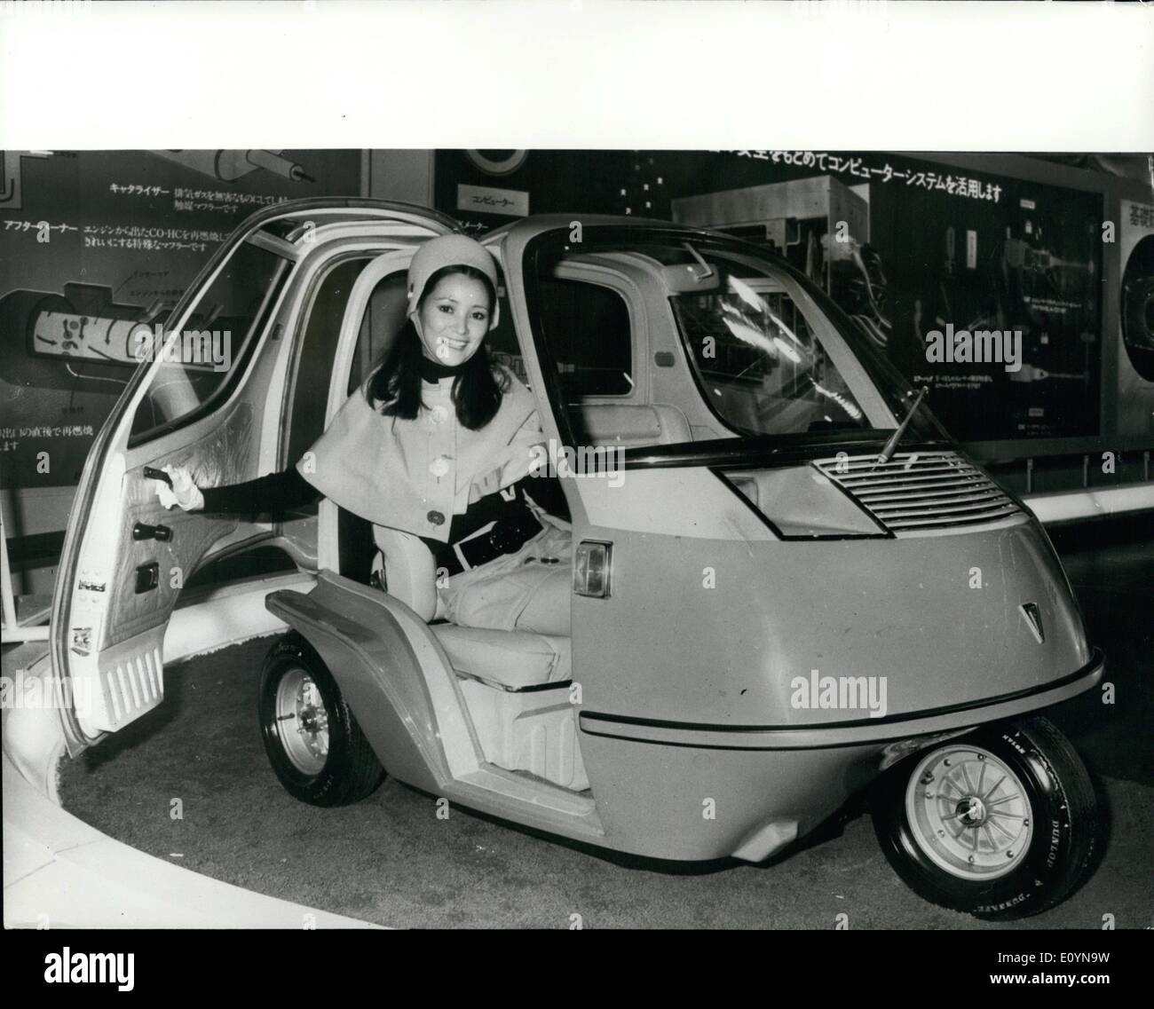Nov. 11, 1970 - Opening of Tokyo Motor show. The 17th Tokyo motor show ...