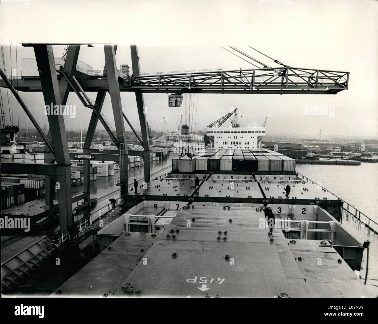 Nov. 11, 1970 - World's biggest container ship at Southampton.: The ...