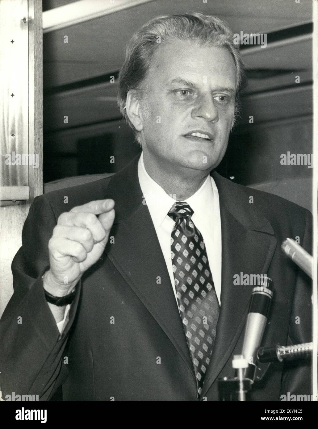 Dr graham hi-res stock photography and images - Alamy