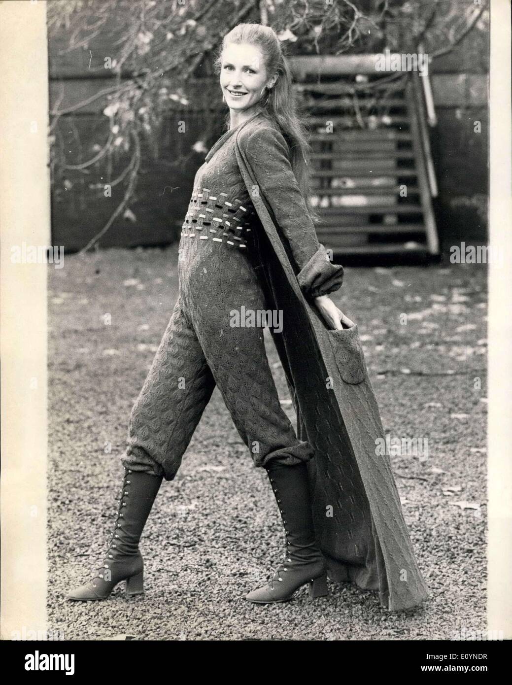 1970 fashion model hi-res stock photography and images - Alamy