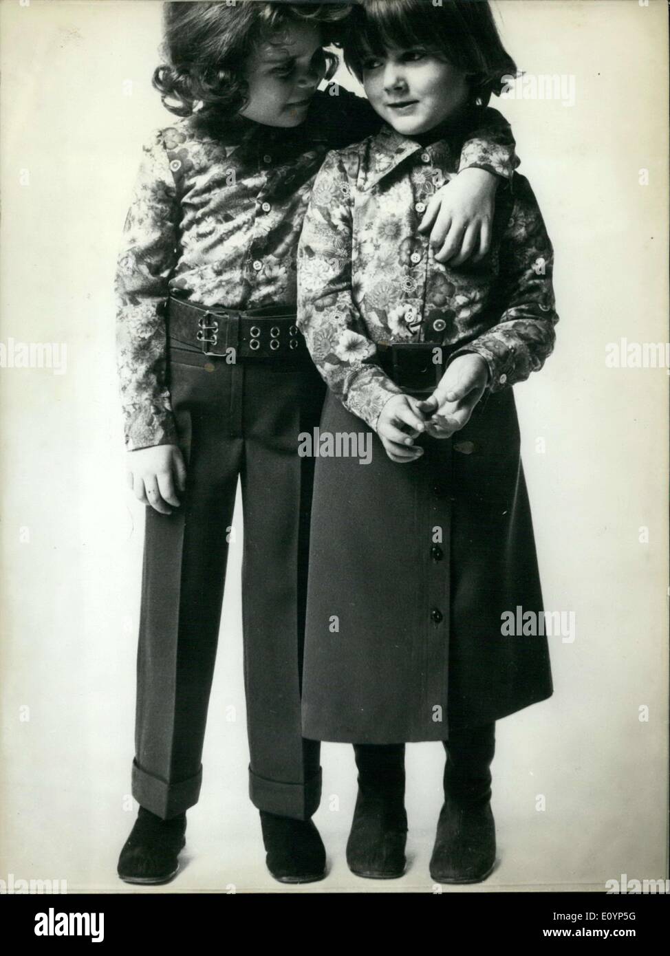 Girl of 1971 hi-res stock photography and images - Alamy