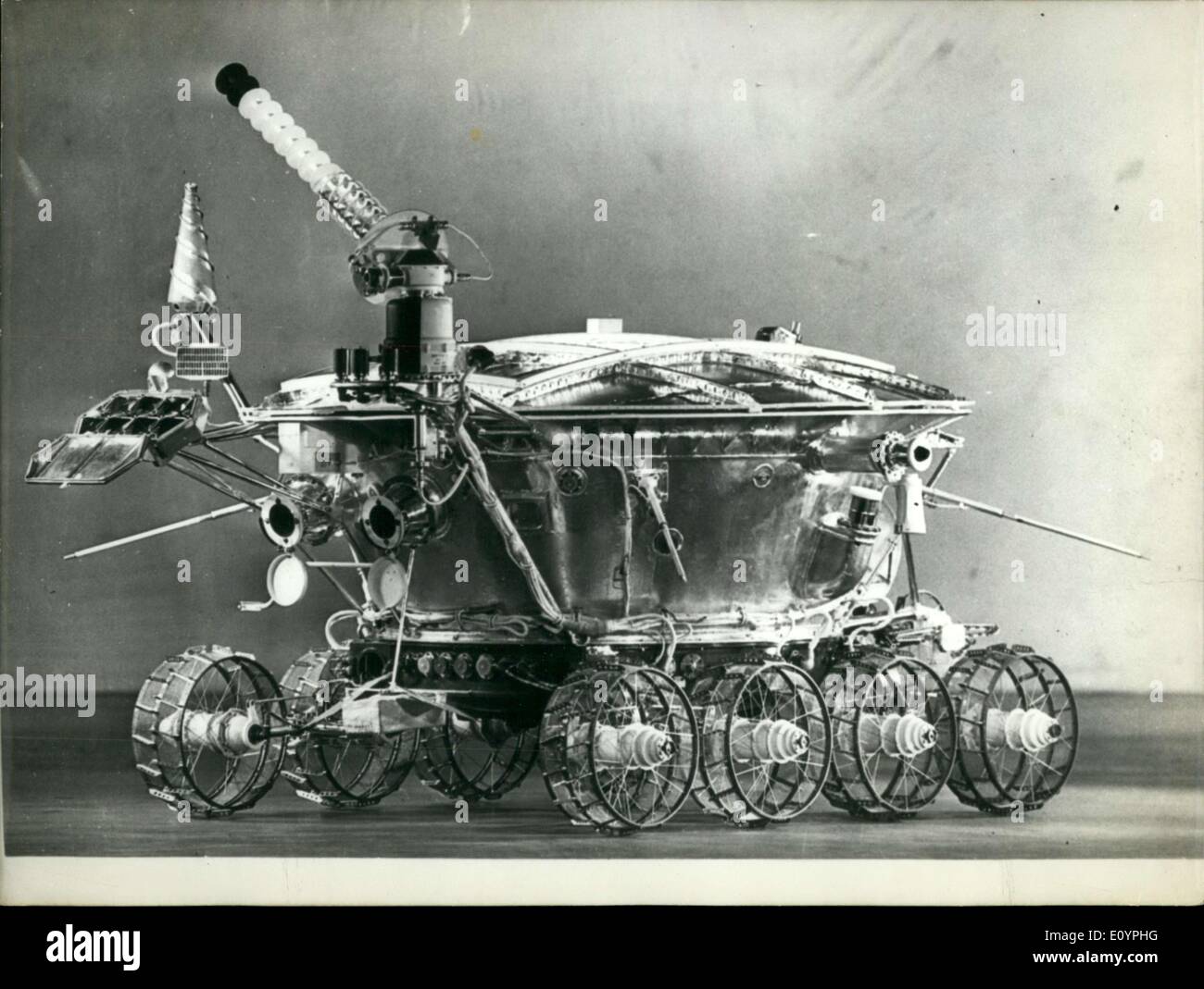 1971 soviet lunar vehicle lunakhod hi-res stock photography and images ...