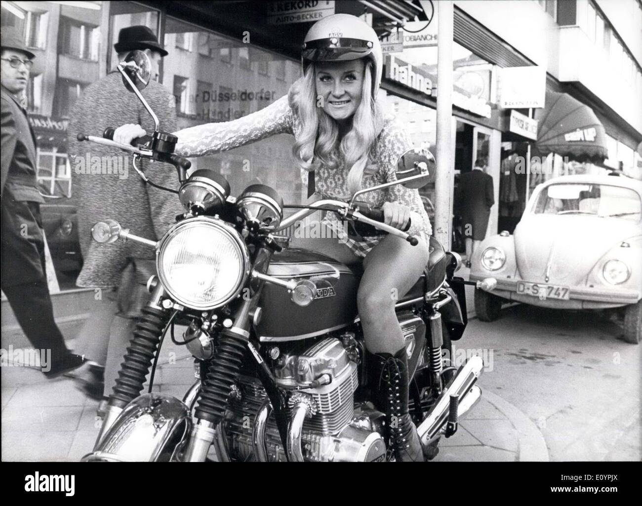 Feb. 16, 1971 - Rally-Driver Alice Wilhelm on Motorcycle: The pretty ...