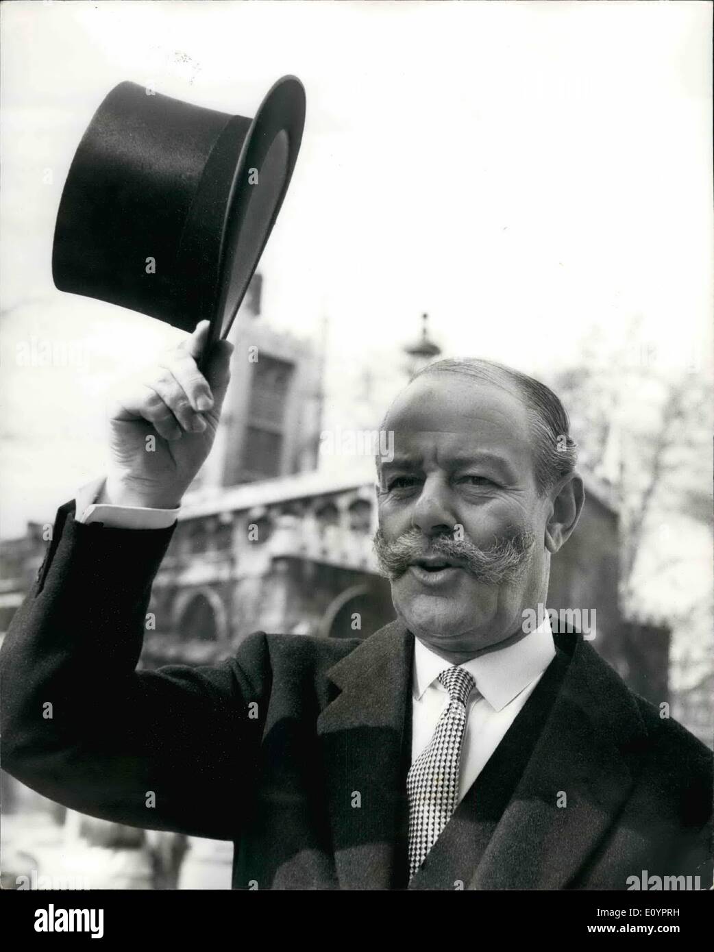 Photo shows sir gerald nabaroo doffs hi-res stock photography and ...