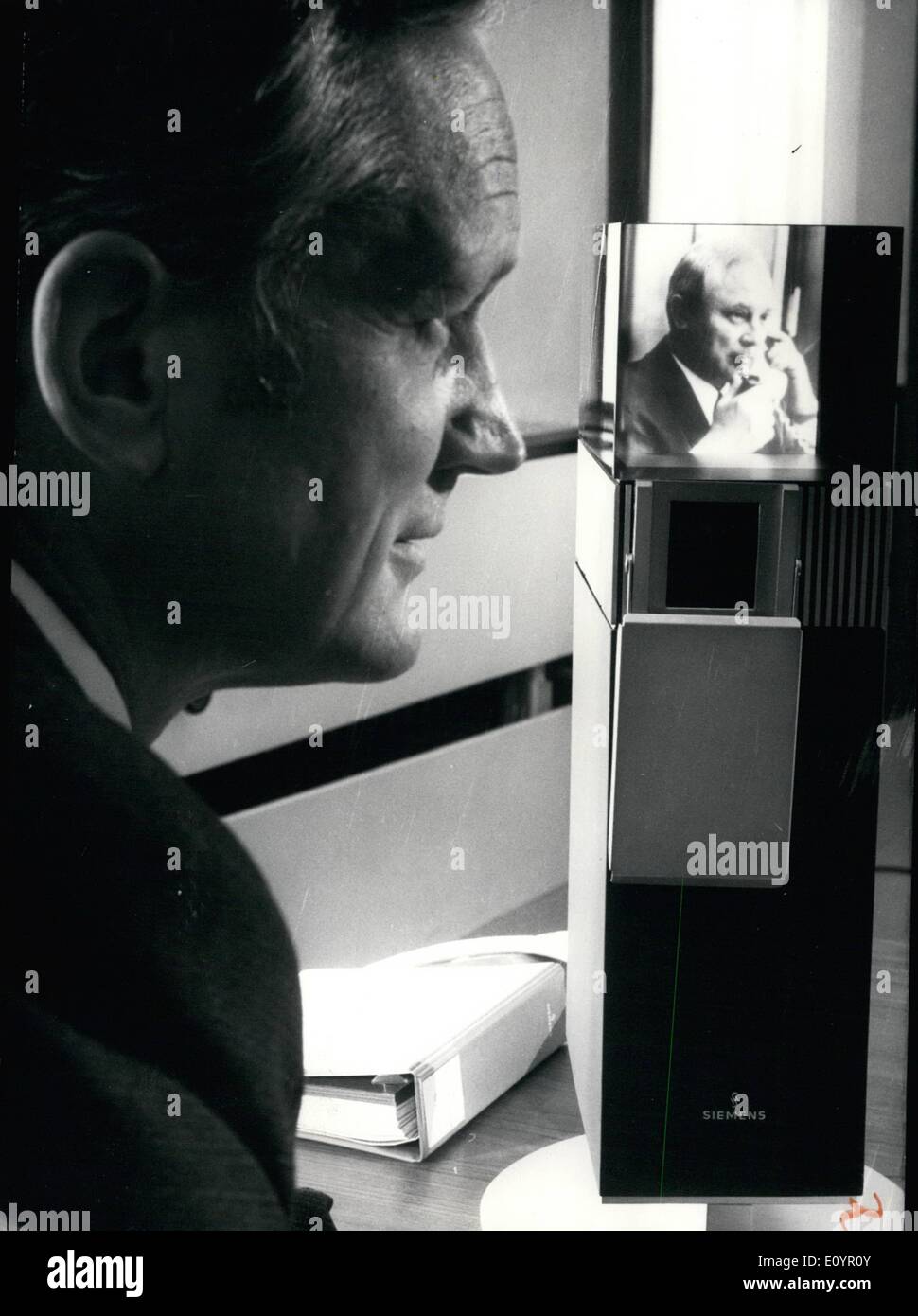 When it rining there picture on screen hi-res stock photography and ...