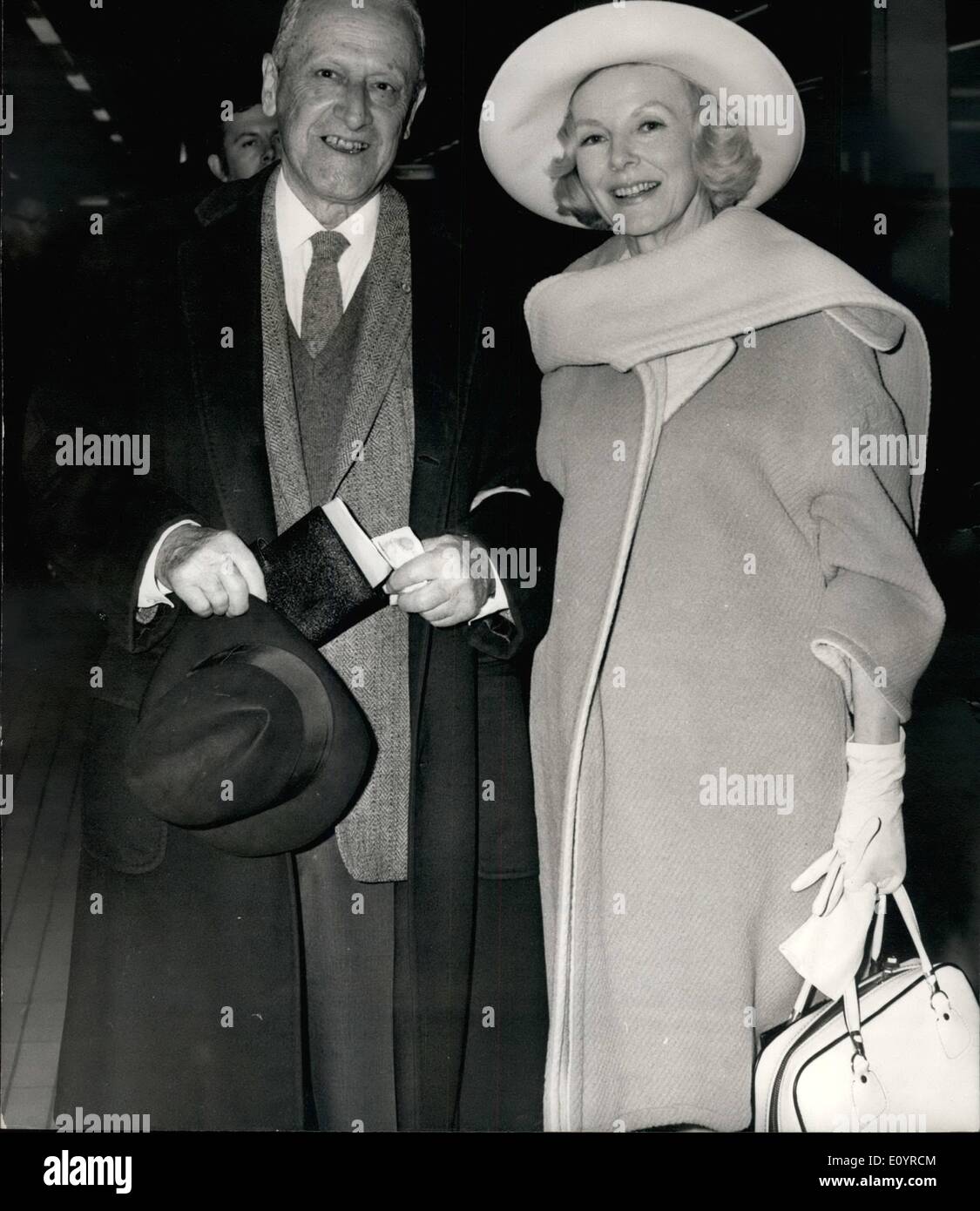 Actress Anna Lee 60 Photos - Moonagedaydream.film