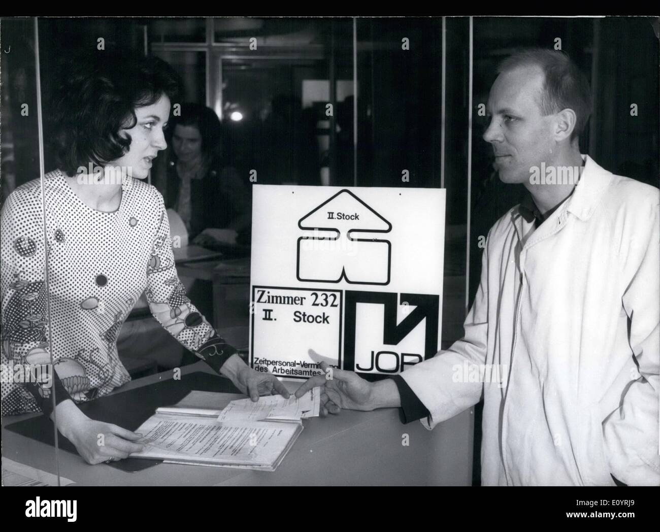 Apr. 04, 1971 - Doctor out of work : Frankfurt (Germany) Dr. Mausbach ...