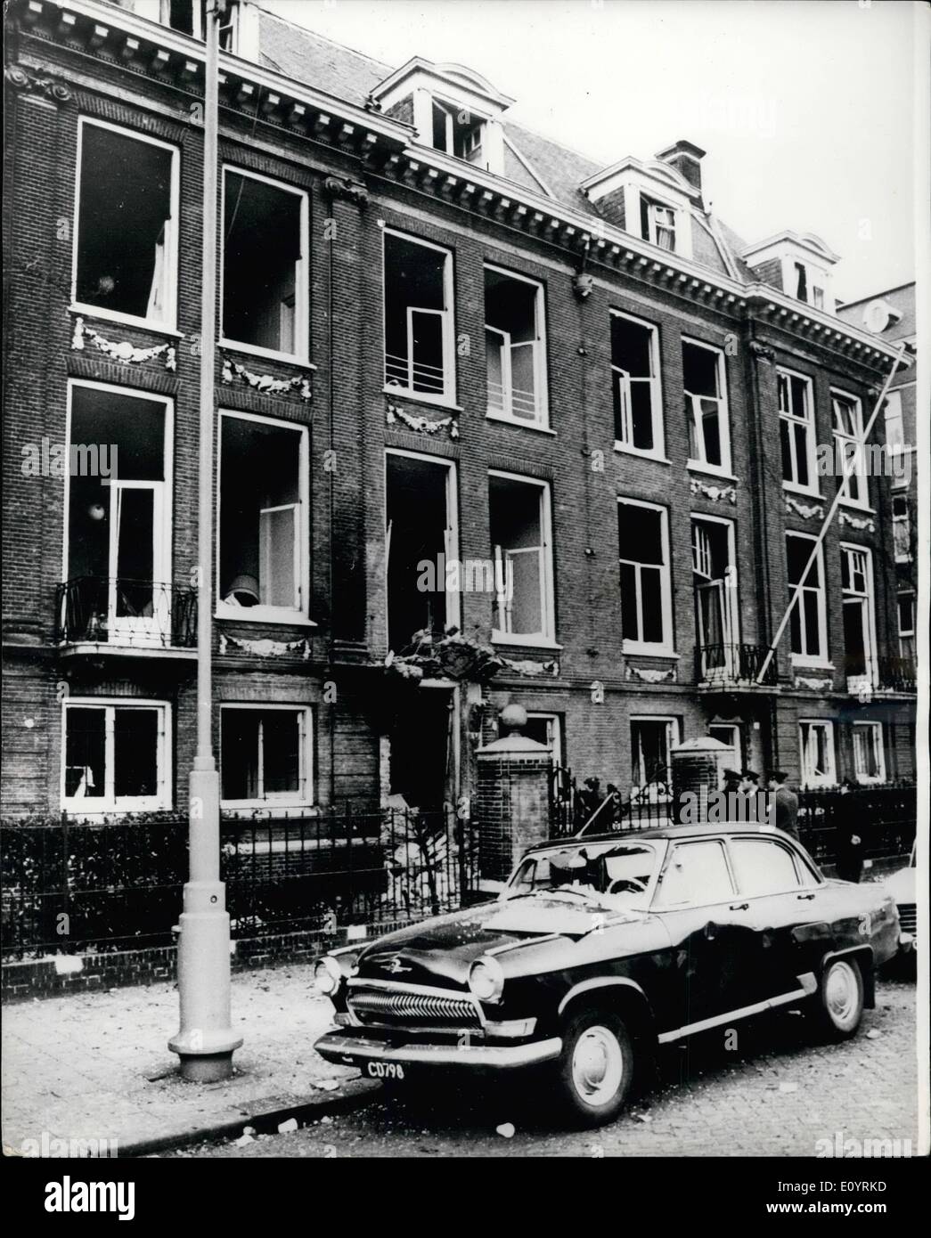 Apr. 04, 1971 - Bomb explosion at Soviet trade delegation Building in ...