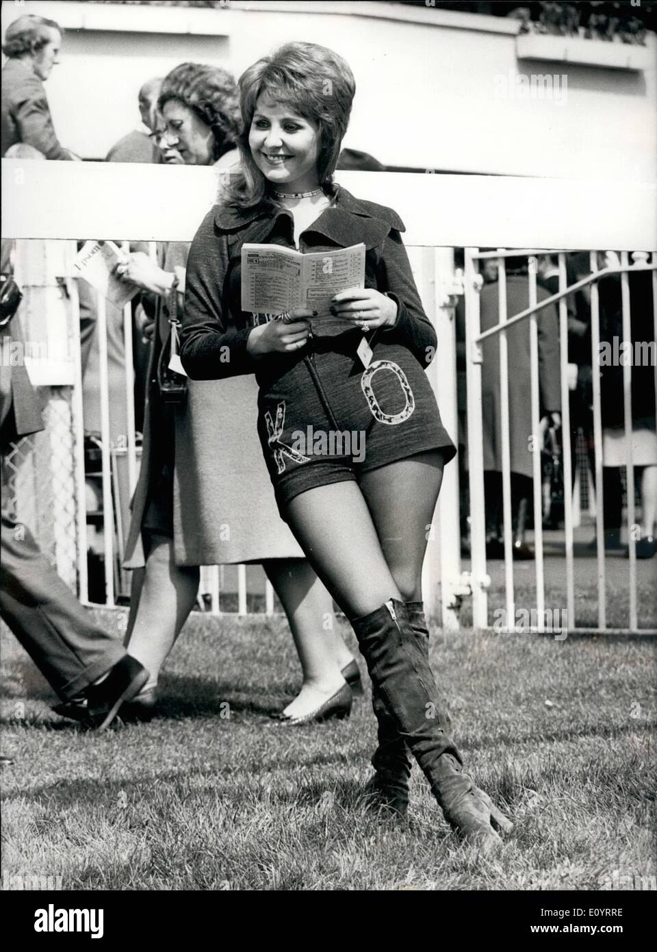 Lulu singer hi-res stock photography and images - Alamy