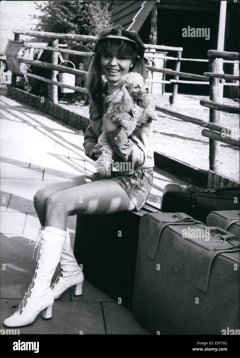 May 05, 1971 - Singer Manuela to be on tour to USA: Manuela, well known ...