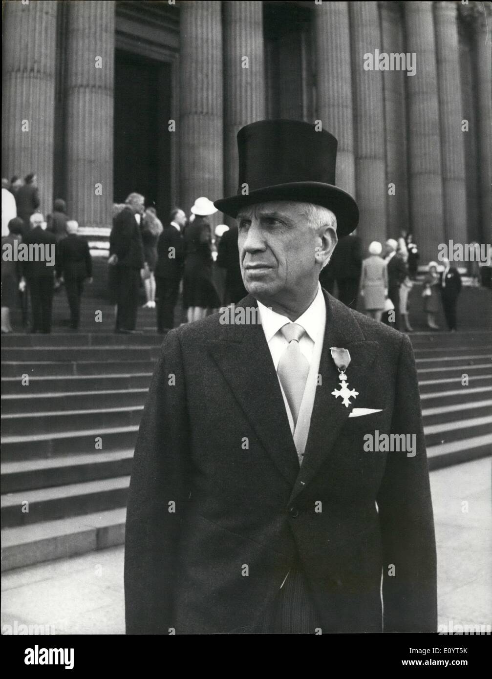 Order of the british empire hi-res stock photography and images - Alamy