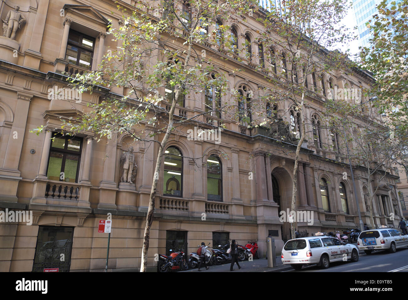 Lands department building hi-res stock photography and images - Alamy
